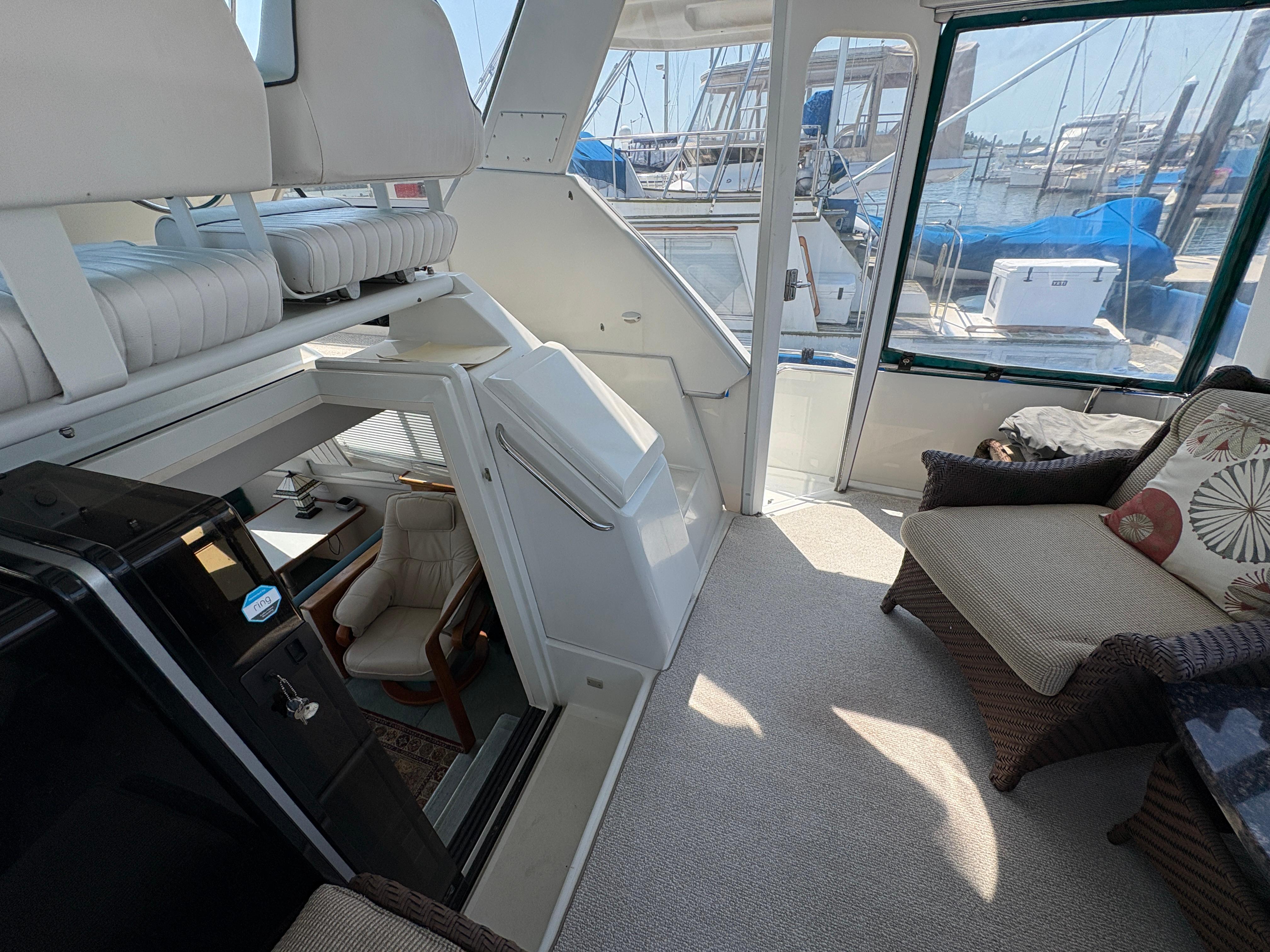 1995 Carver 355 Aft Cabin Aft Cabin for sale - YachtWorld
