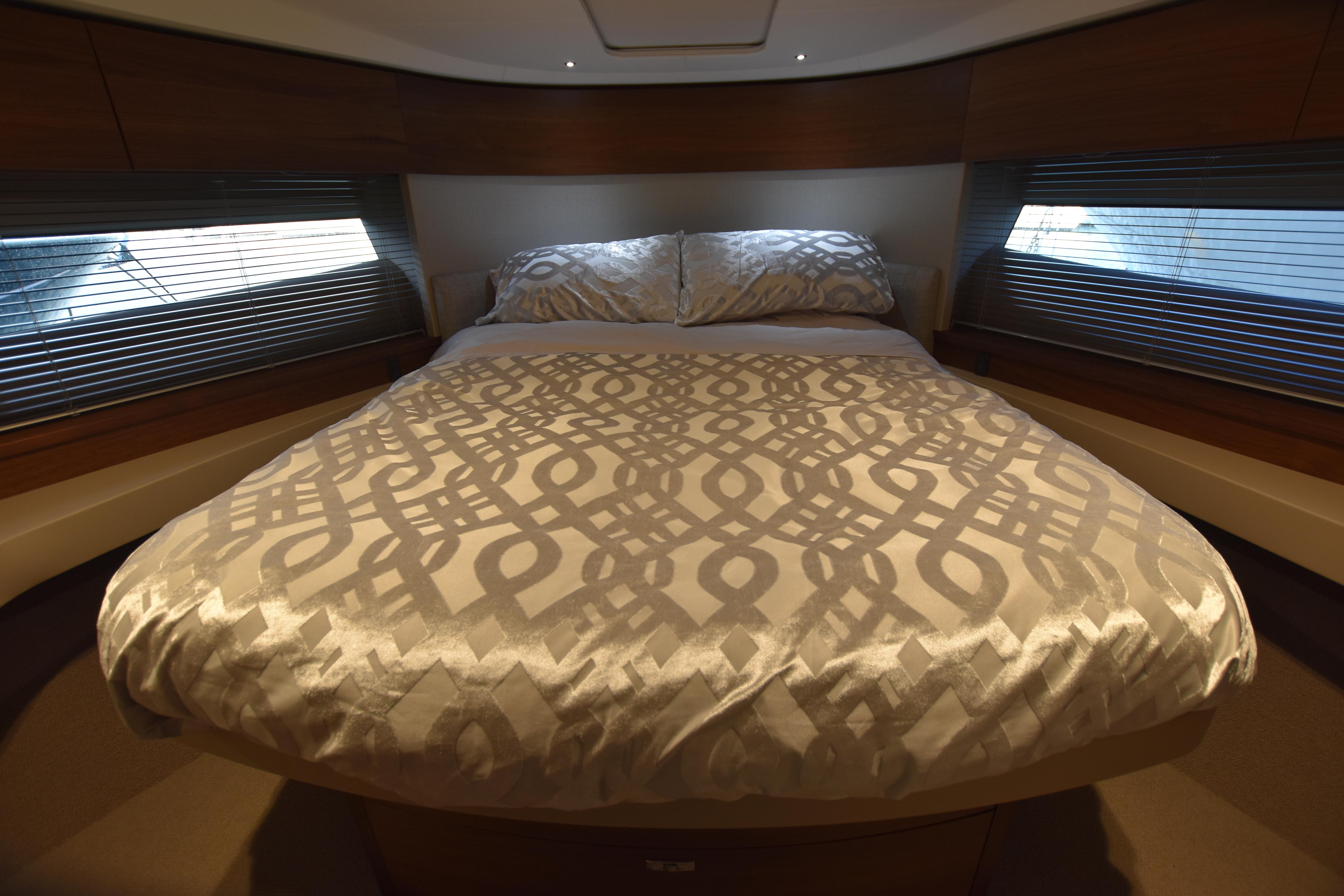 2021 Princess F50 Flybridge for sale - YachtWorld