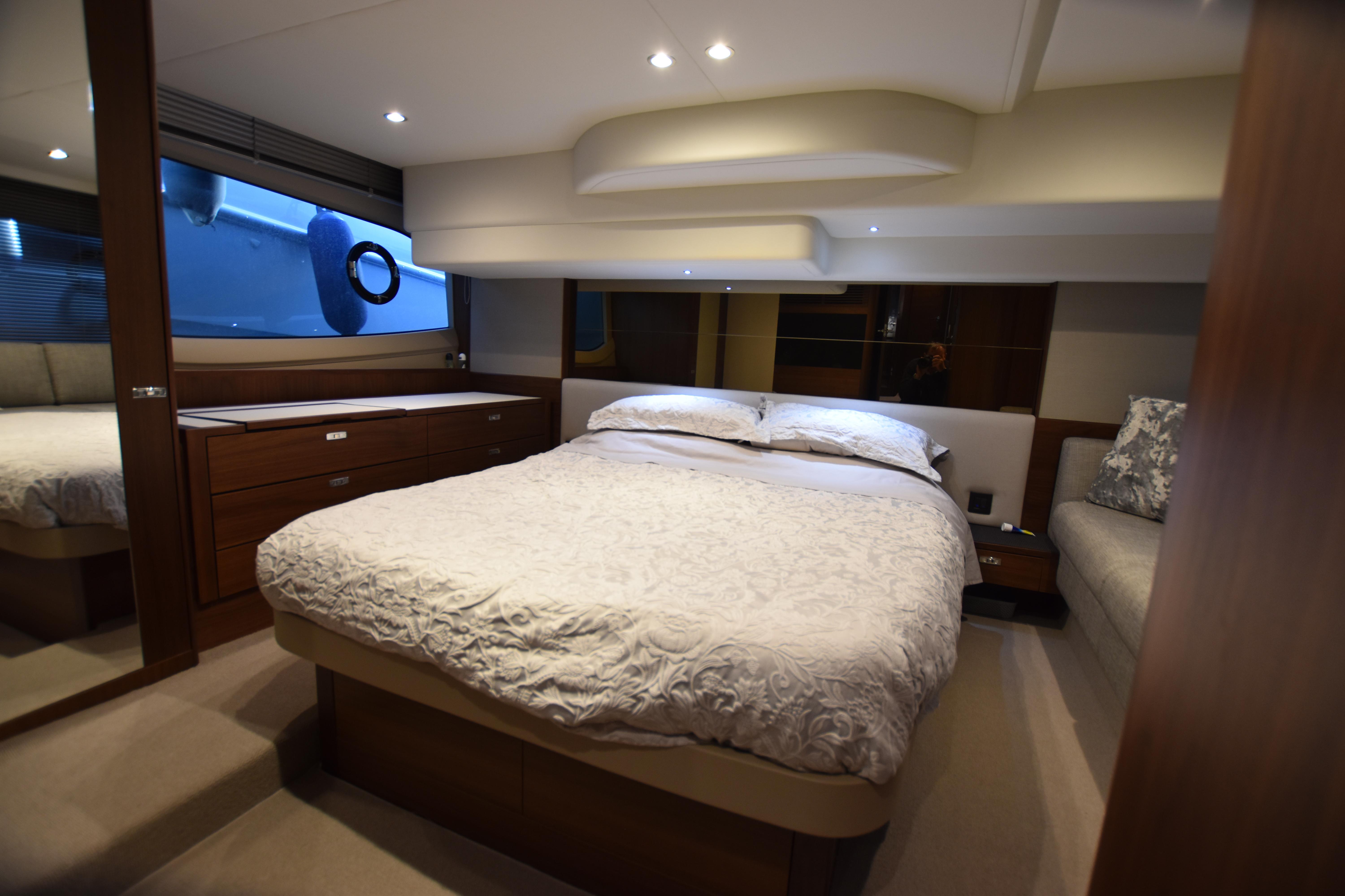 2021 Princess F50 Flybridge for sale - YachtWorld