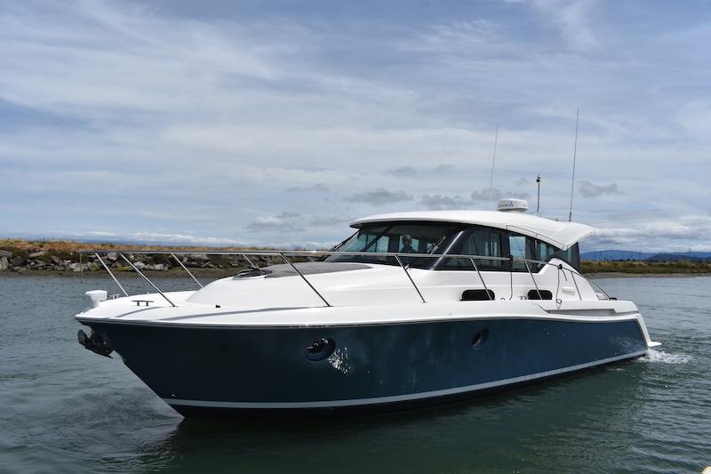 2022 Tiara Yachts 39 Coupe Motor Yacht for sale - YachtWorld