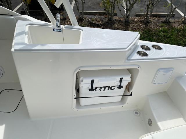 2024 World Cat 230 SD Dual Console for sale - YachtWorld