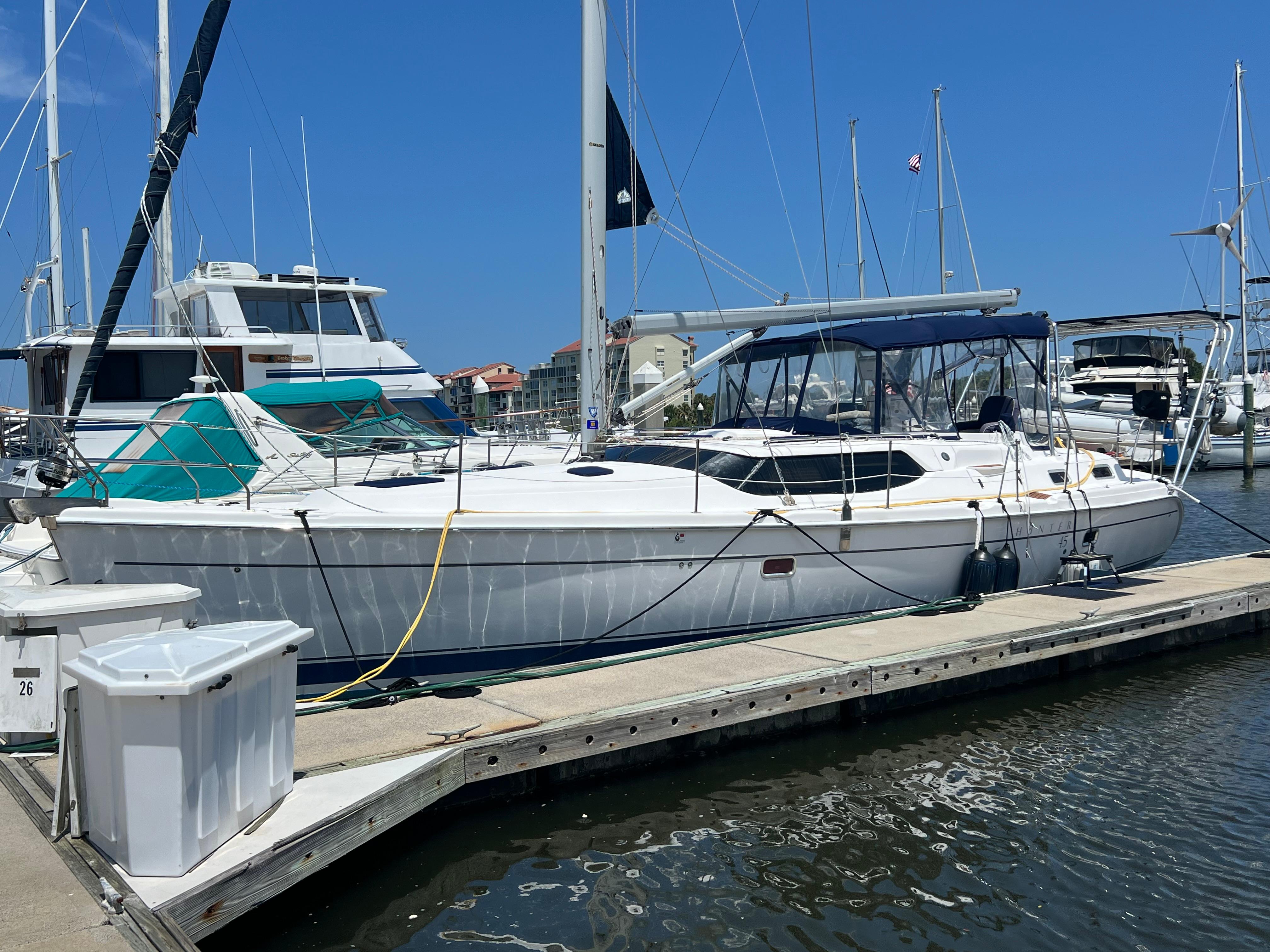 2010 Hunter 45cc Sloop for sale - YachtWorld