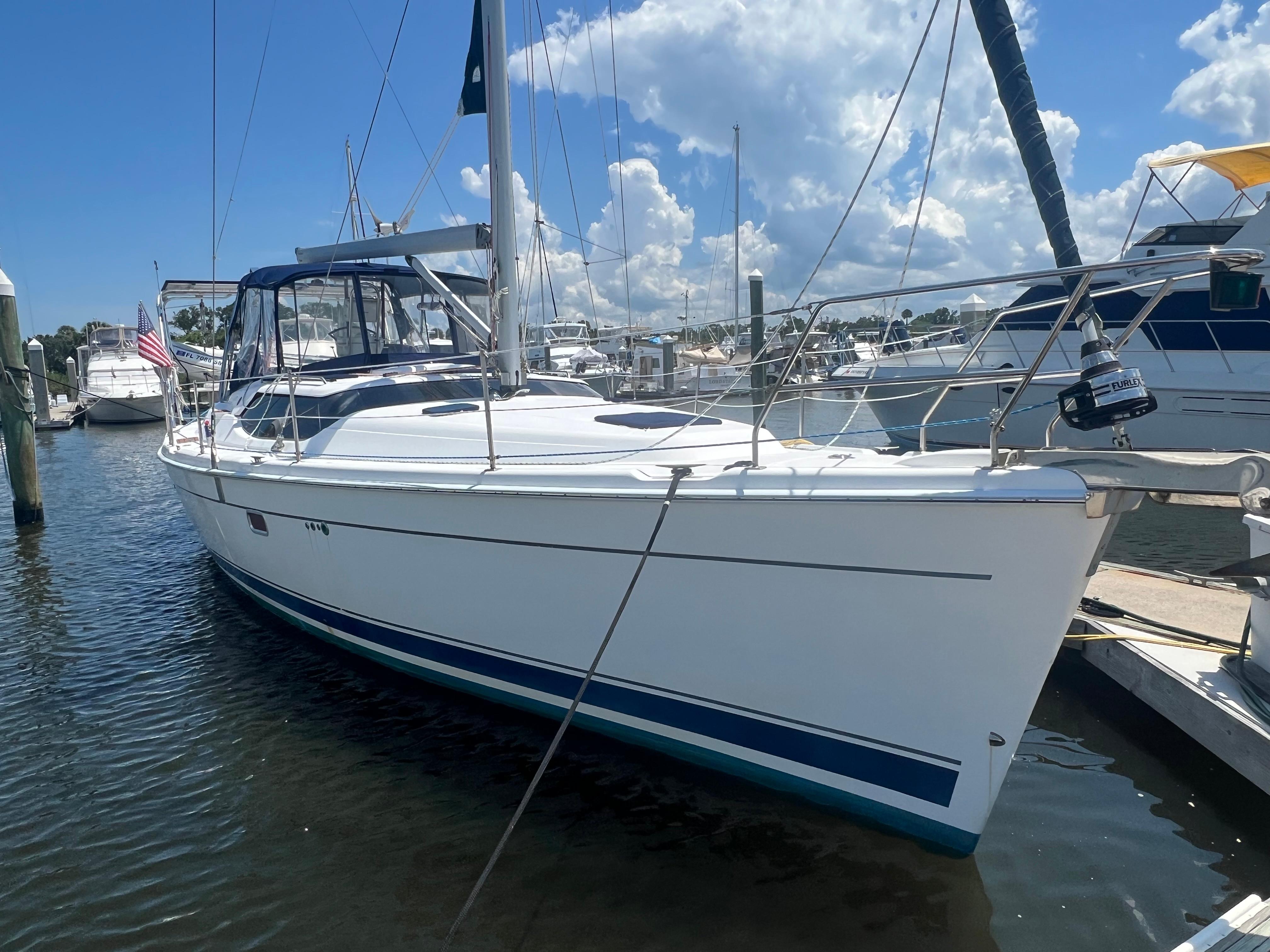 2010 Hunter 45cc Sloop for sale - YachtWorld