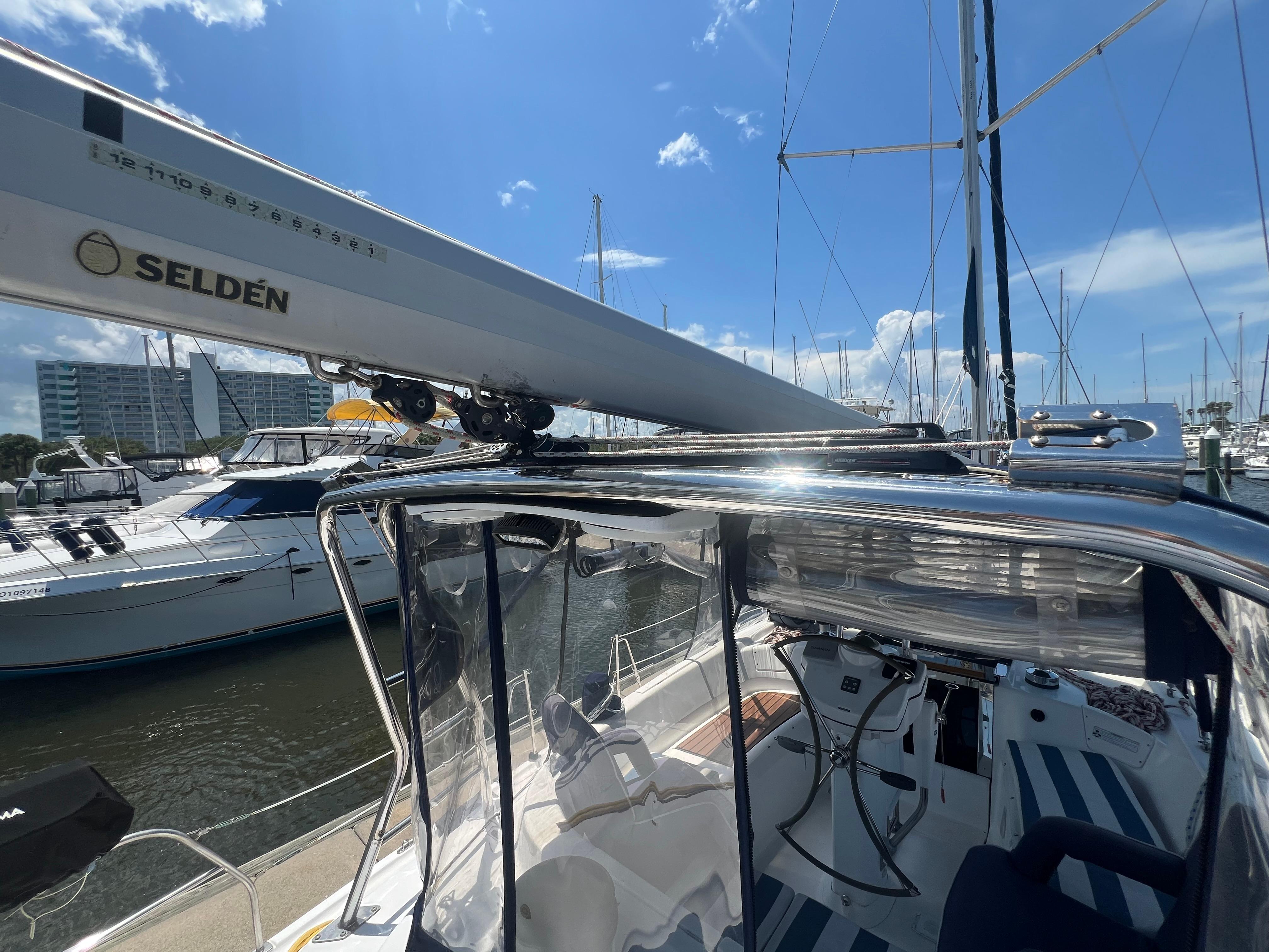 2010 Hunter 45cc Sloop for sale - YachtWorld