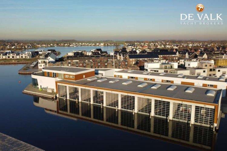 Berth Covered 22m berth including studio | 2019 | 72ft | Boatshop24