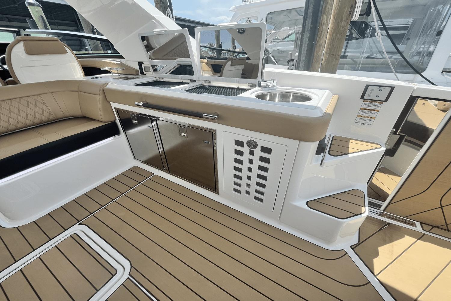 2023 Sea Ray SLX 400 Outboard Kruisers te koop- YachtWorld