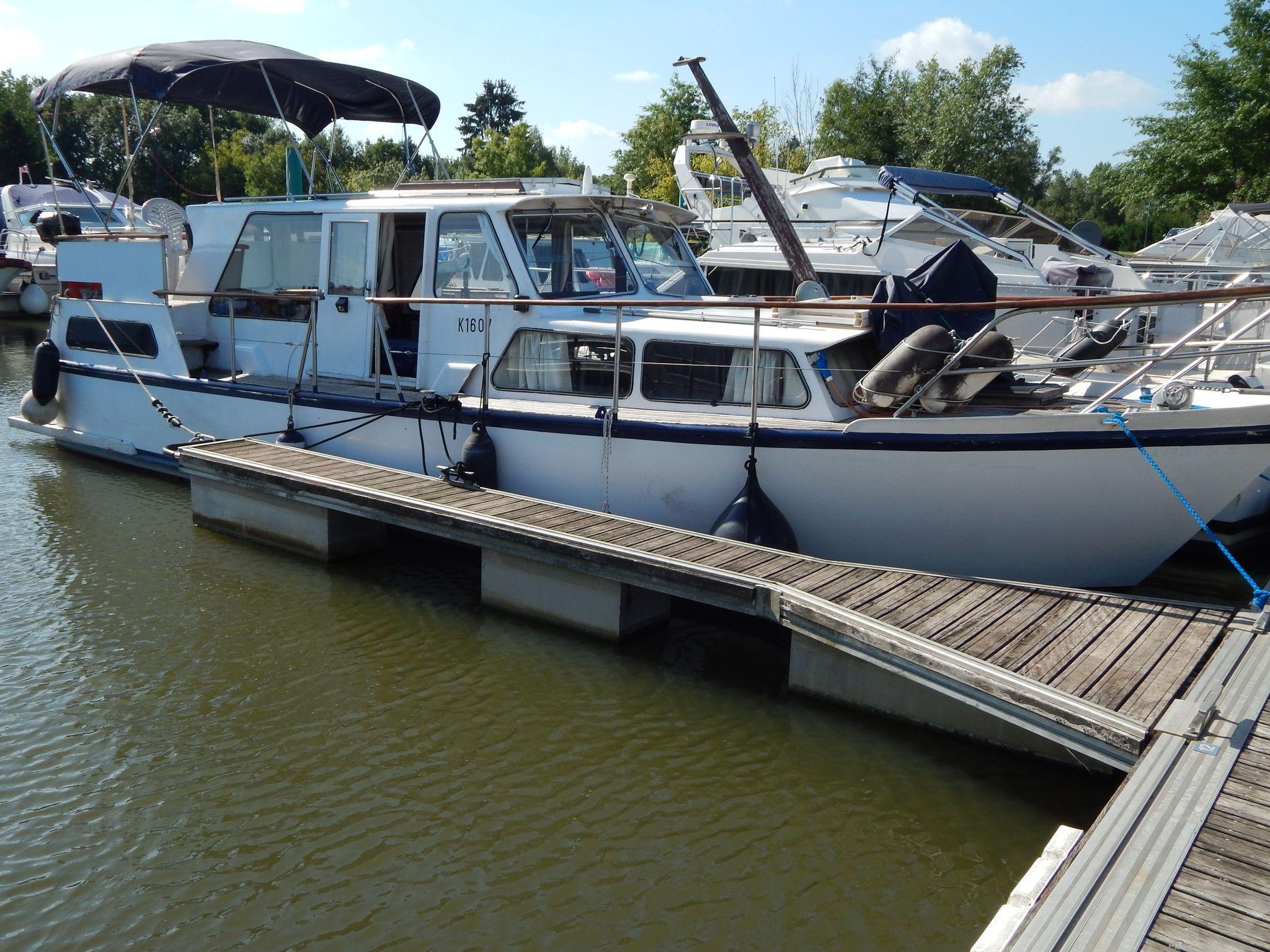 1976 Dutch Steel Motor Cruiser Croiseurs fluviaux à vendre - YachtWorld
