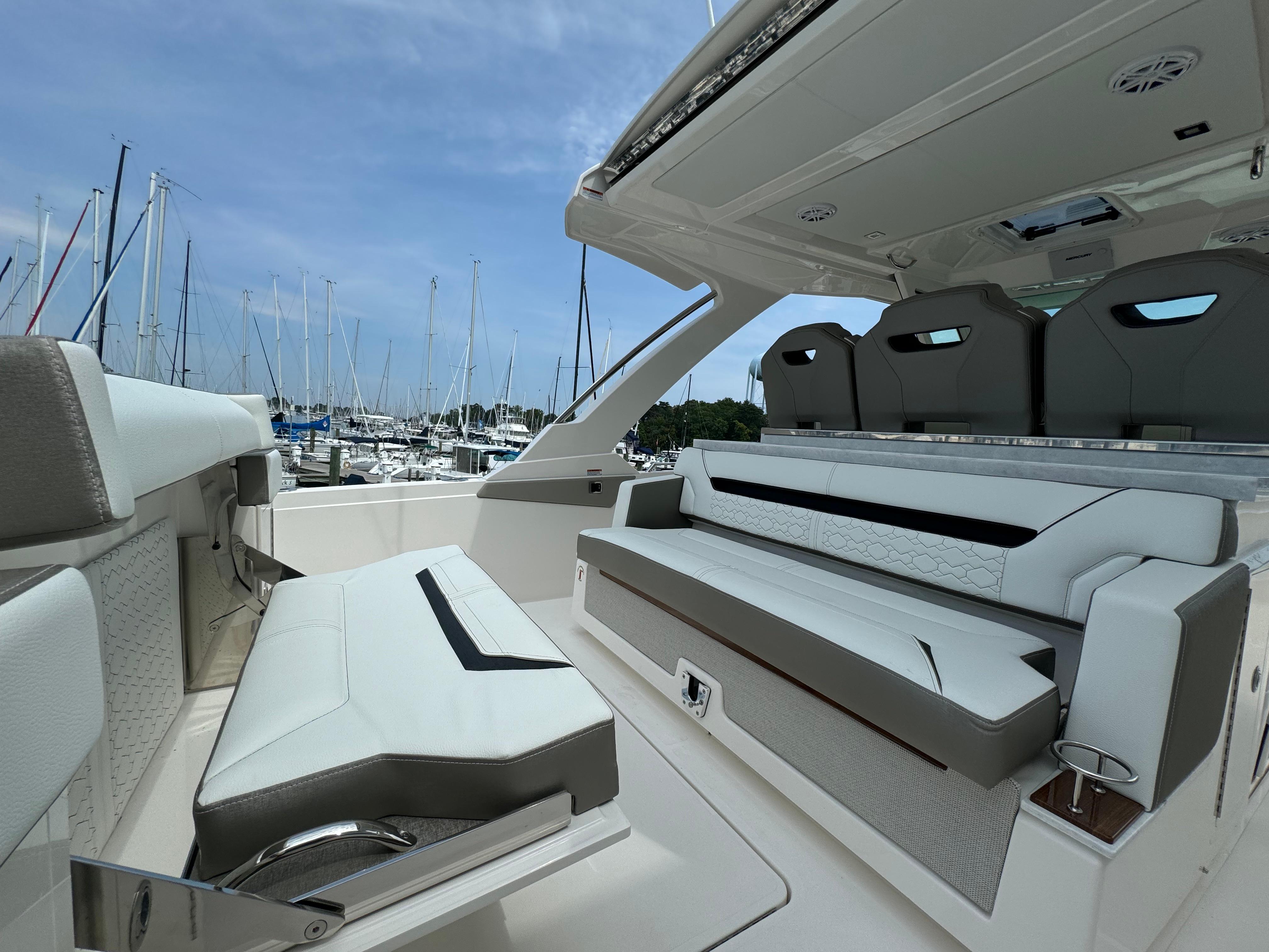 2025 Tiara Yachts 34 LS Center Console for sale - YachtWorld