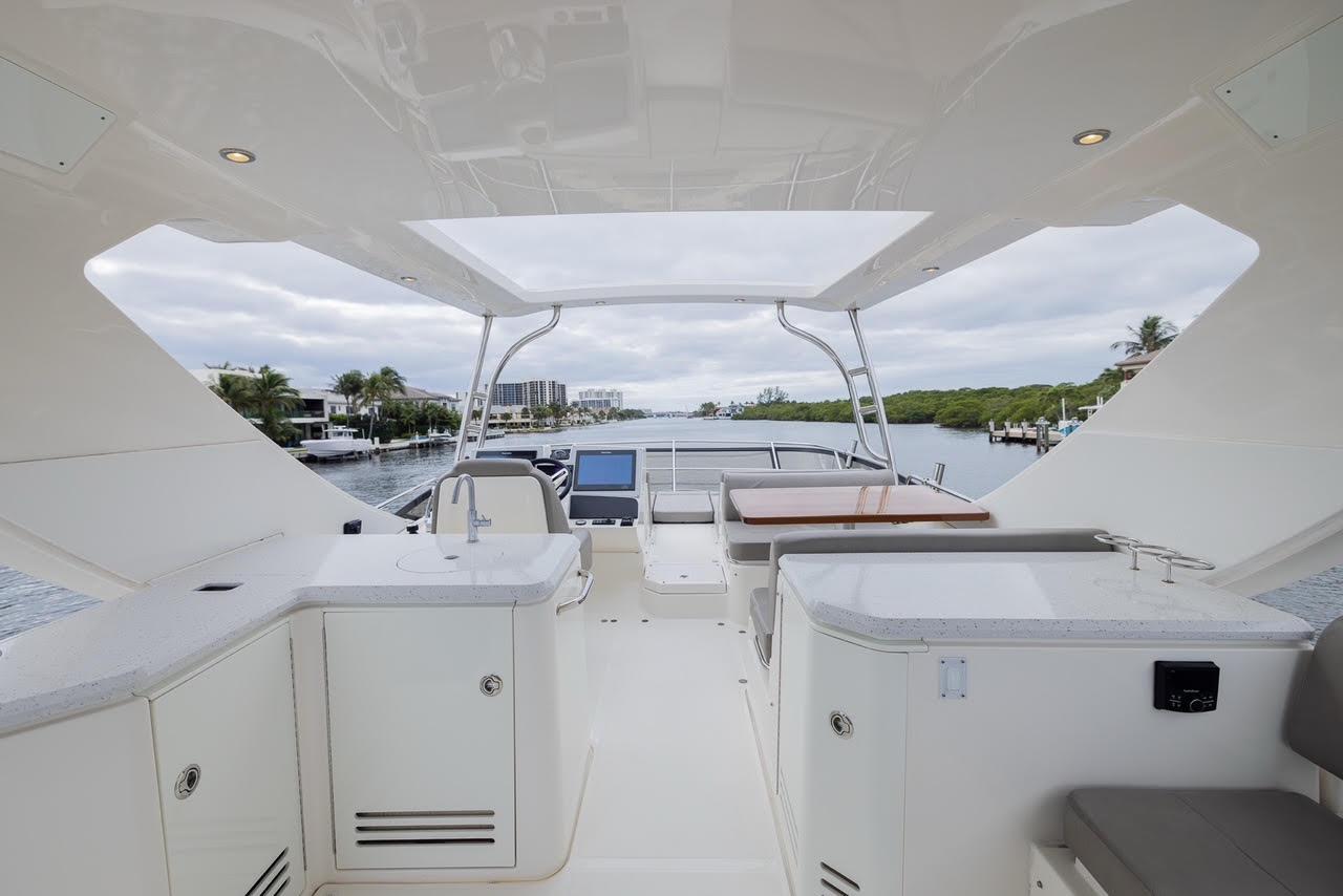 2017 Sea Ray L590 Fly Flybridge for sale - YachtWorld