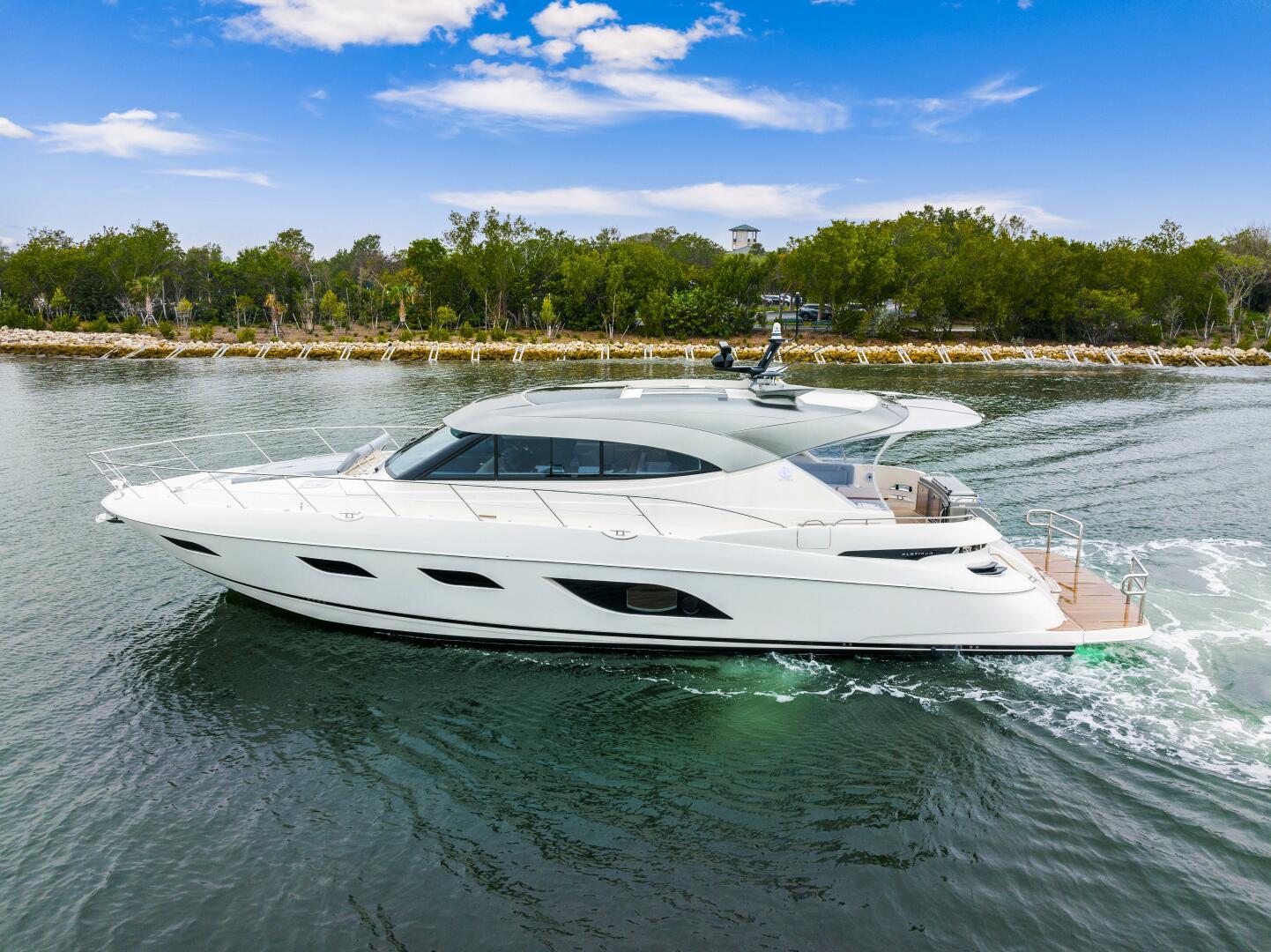 New 2025 Riviera 6000 Sport Yacht - Florida | TopBoats