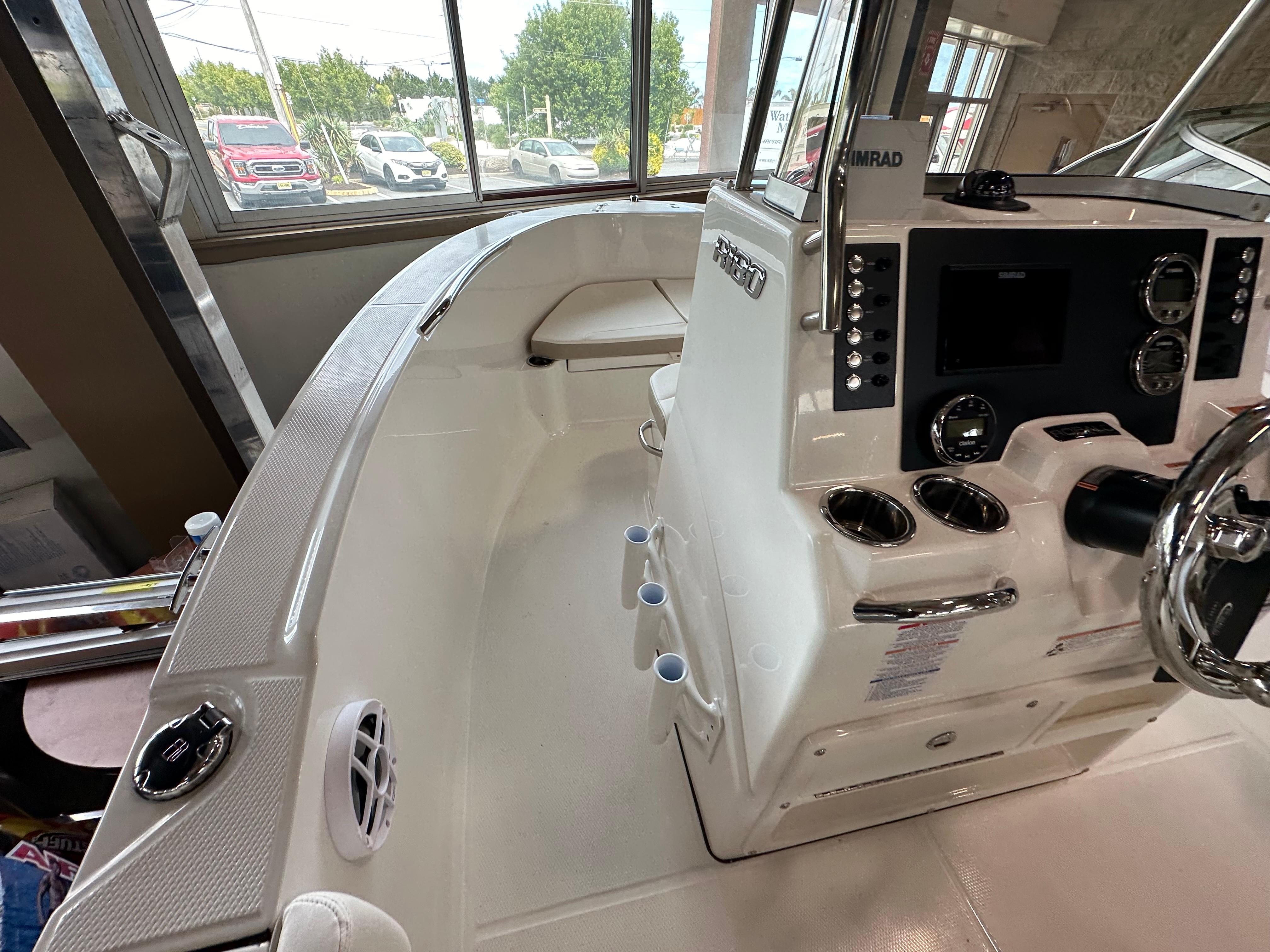 2024 Robalo R180 Center Console Center Console for sale - YachtWorld