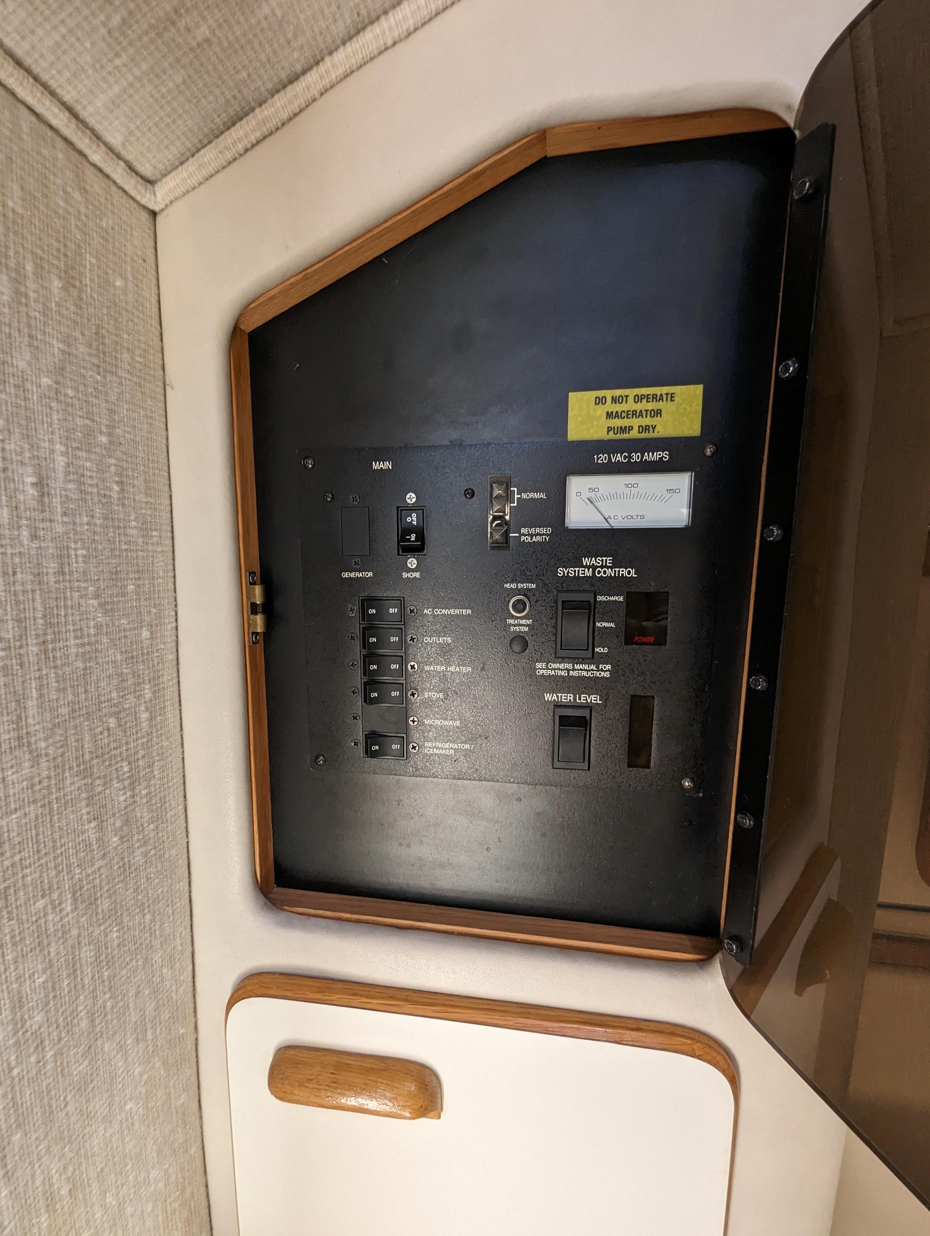 1992 Sea Ray 330 Express Cruiser Cruiser for sale - YachtWorld