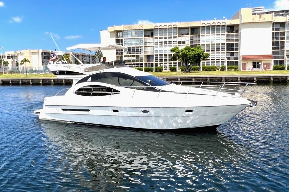2000 Azimut 42 Flybridge Flybridge for sale - YachtWorld