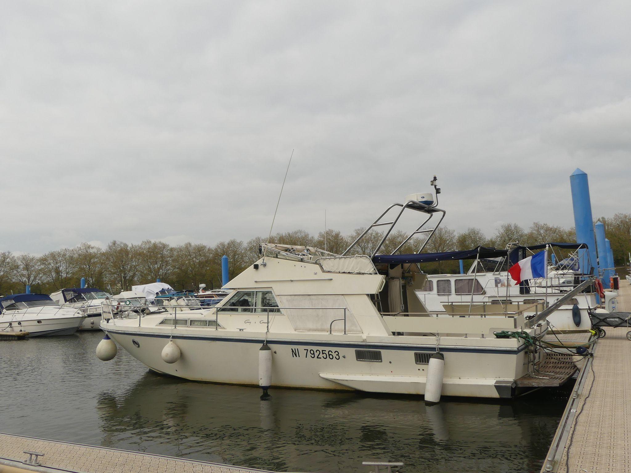 1981 Guy Couach 1200 FLY Canal and River Cruiser for sale - YachtWorld