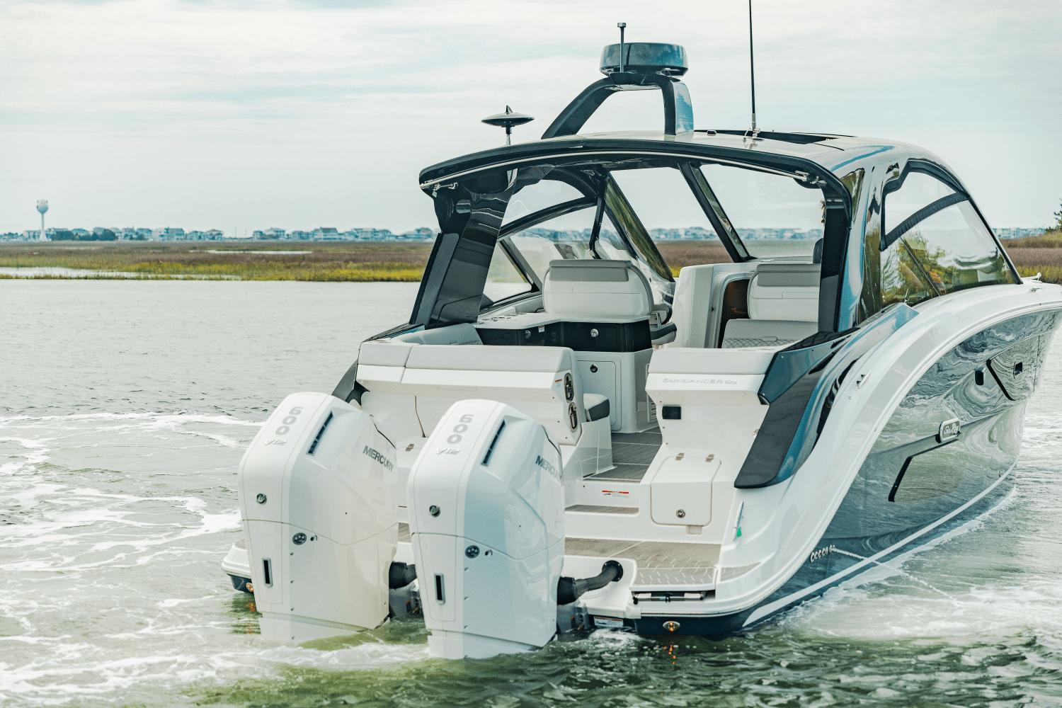 2024 Sea Ray Sundancer 370 Outboard Barche da crociera sportiva in ...