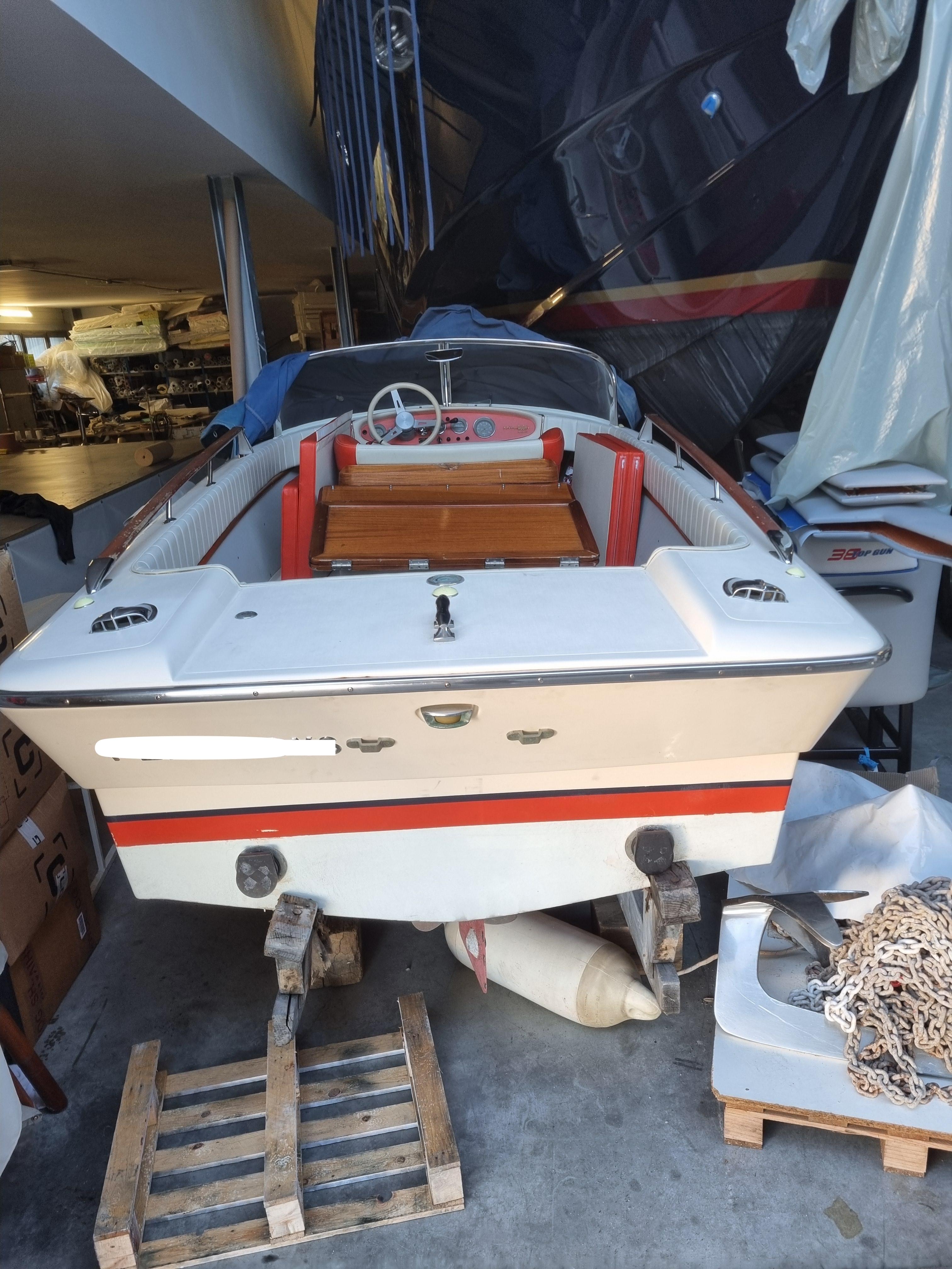 Neuf 1984 Riva Super Rudy - Var ( 83 ) | Annonces du Bateau