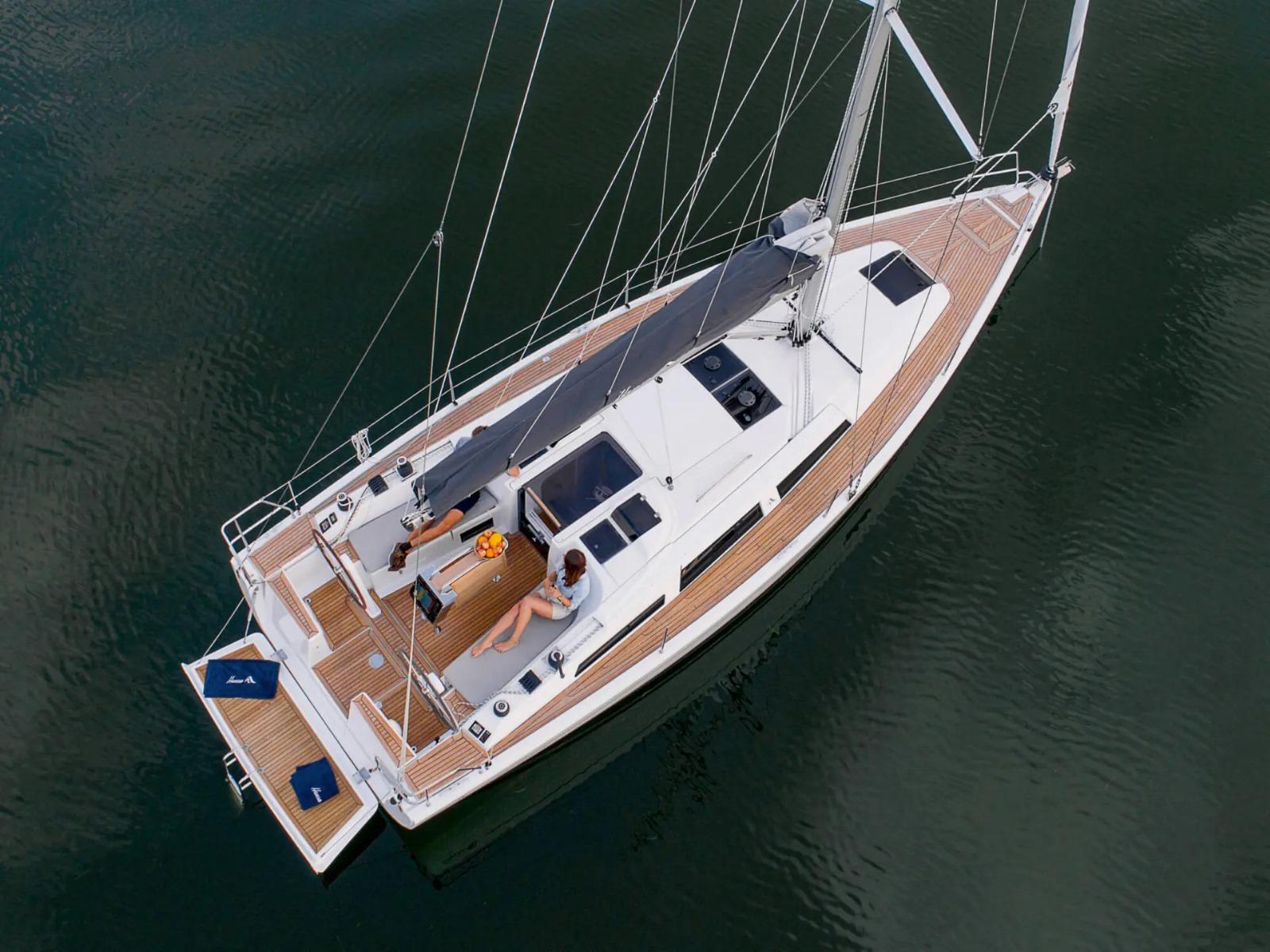 Hanse 348 | 2025 | 10m - Barcelona | Boatshop24