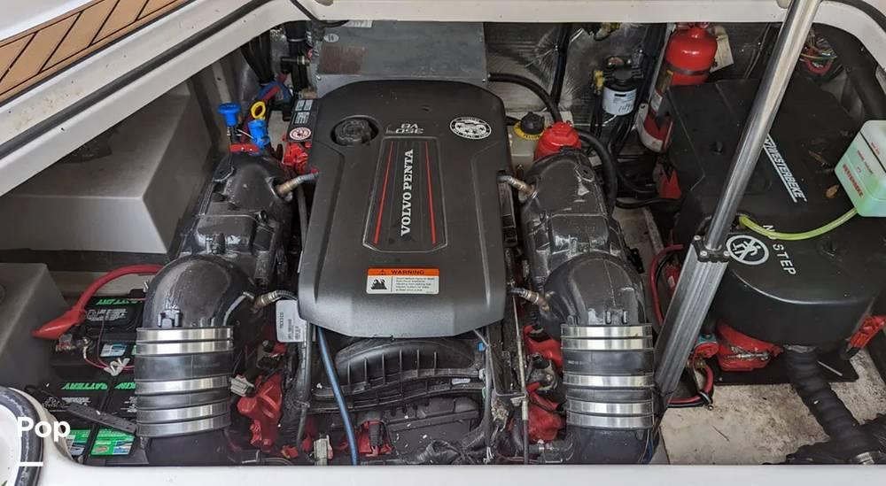 2018 Regal Express Cruiser 28 Express Cruiser for sale - YachtWorld