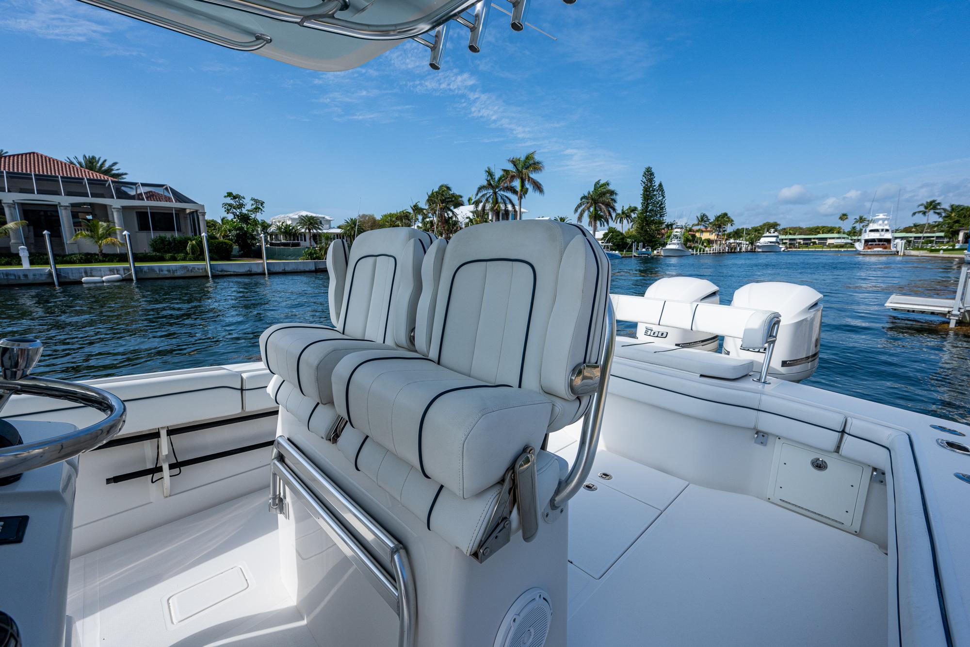 2015 Jupiter 32 FS Centre Console for sale - YachtWorld