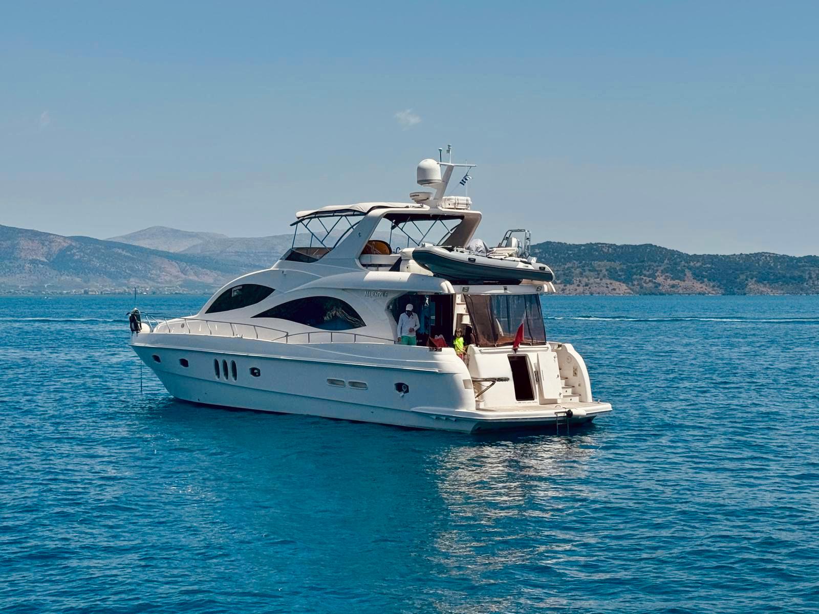 2010 Majesty 66 Flybridge Motor Yachts for sale - YachtWorld