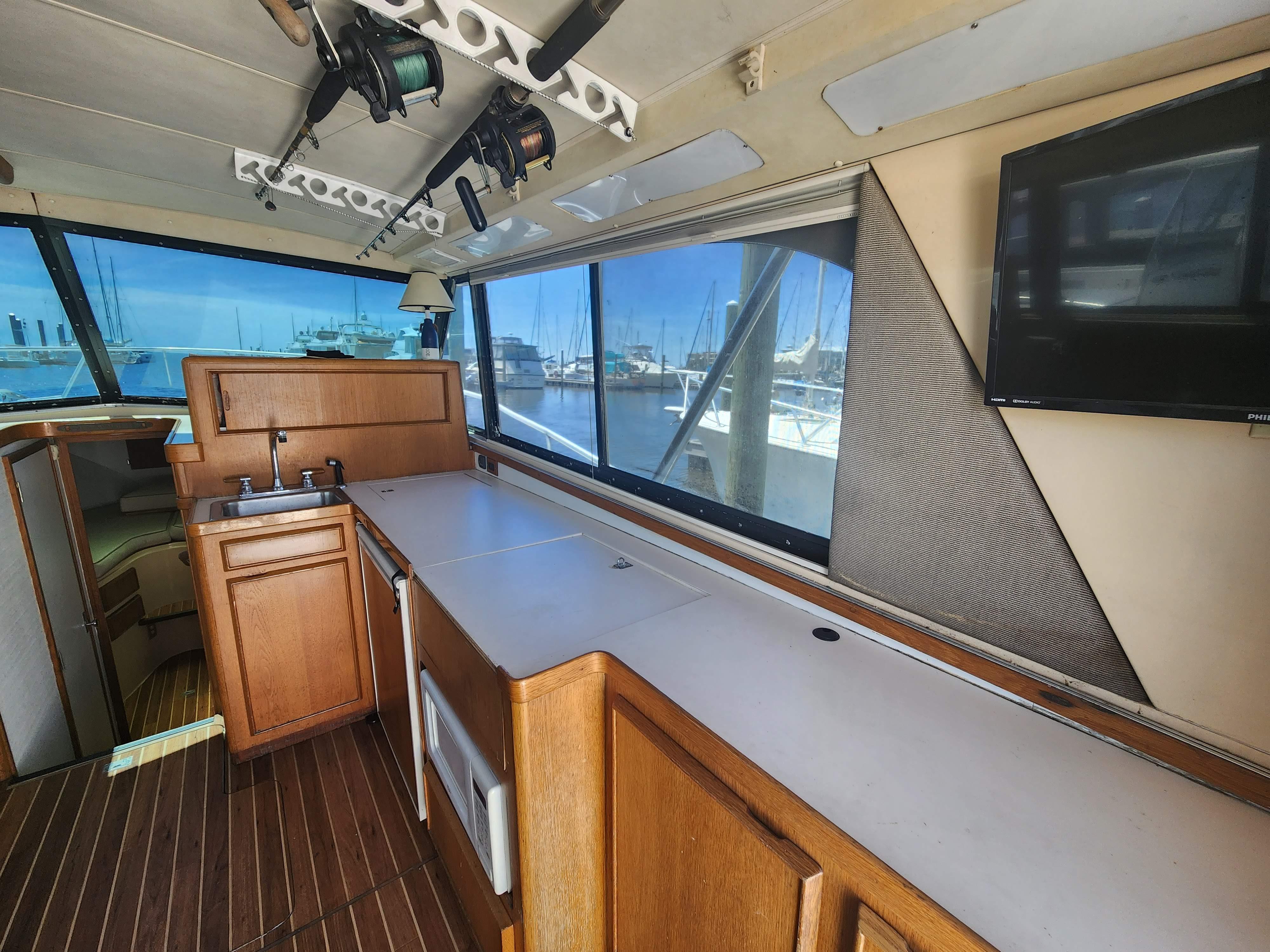 1990 Bertram 33 Flybridge Cruiser Flybridge for sale - YachtWorld