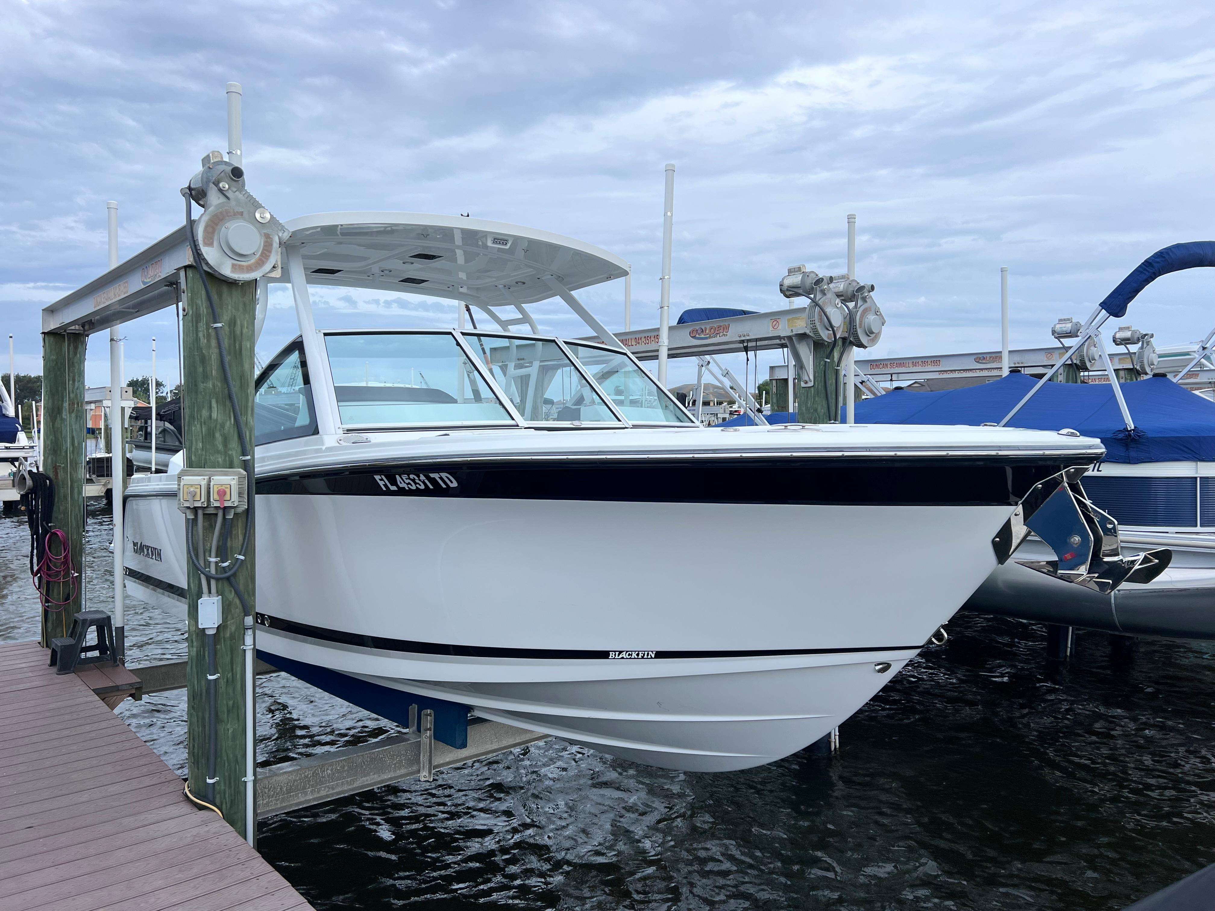 2022 Blackfin 252 DC Dual Console for sale - YachtWorld