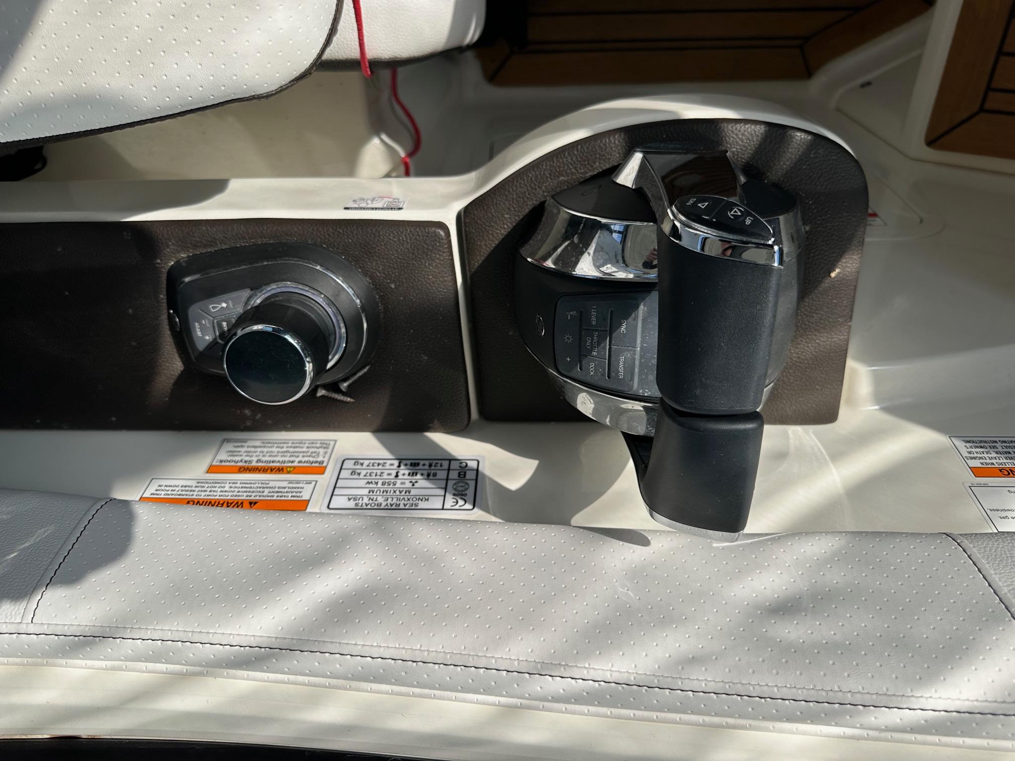 2022 Sea Ray 320 DAOE Cruiser for sale - YachtWorld