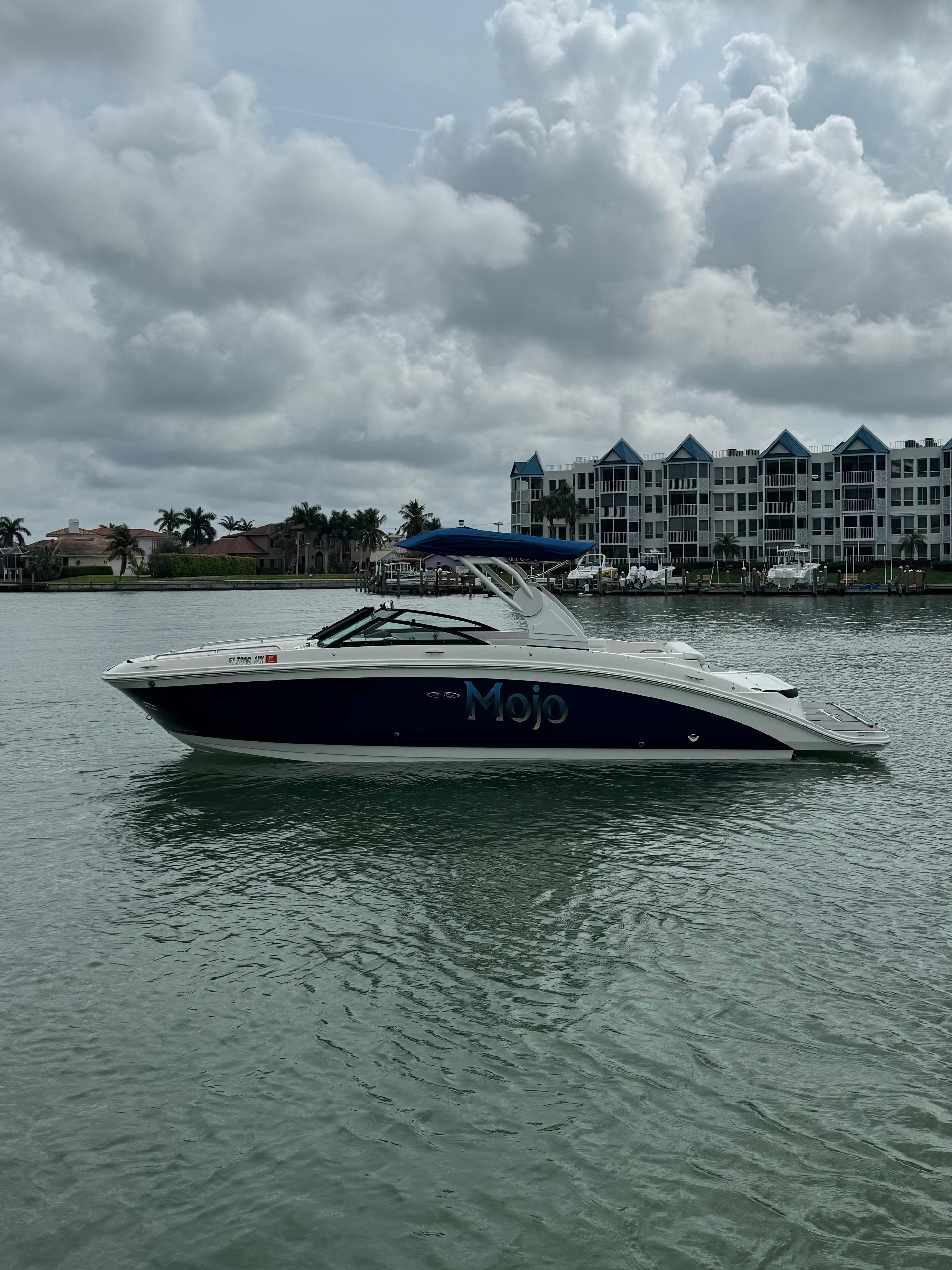 2019 Sea Ray 27 SDX Deck for sale - YachtWorld