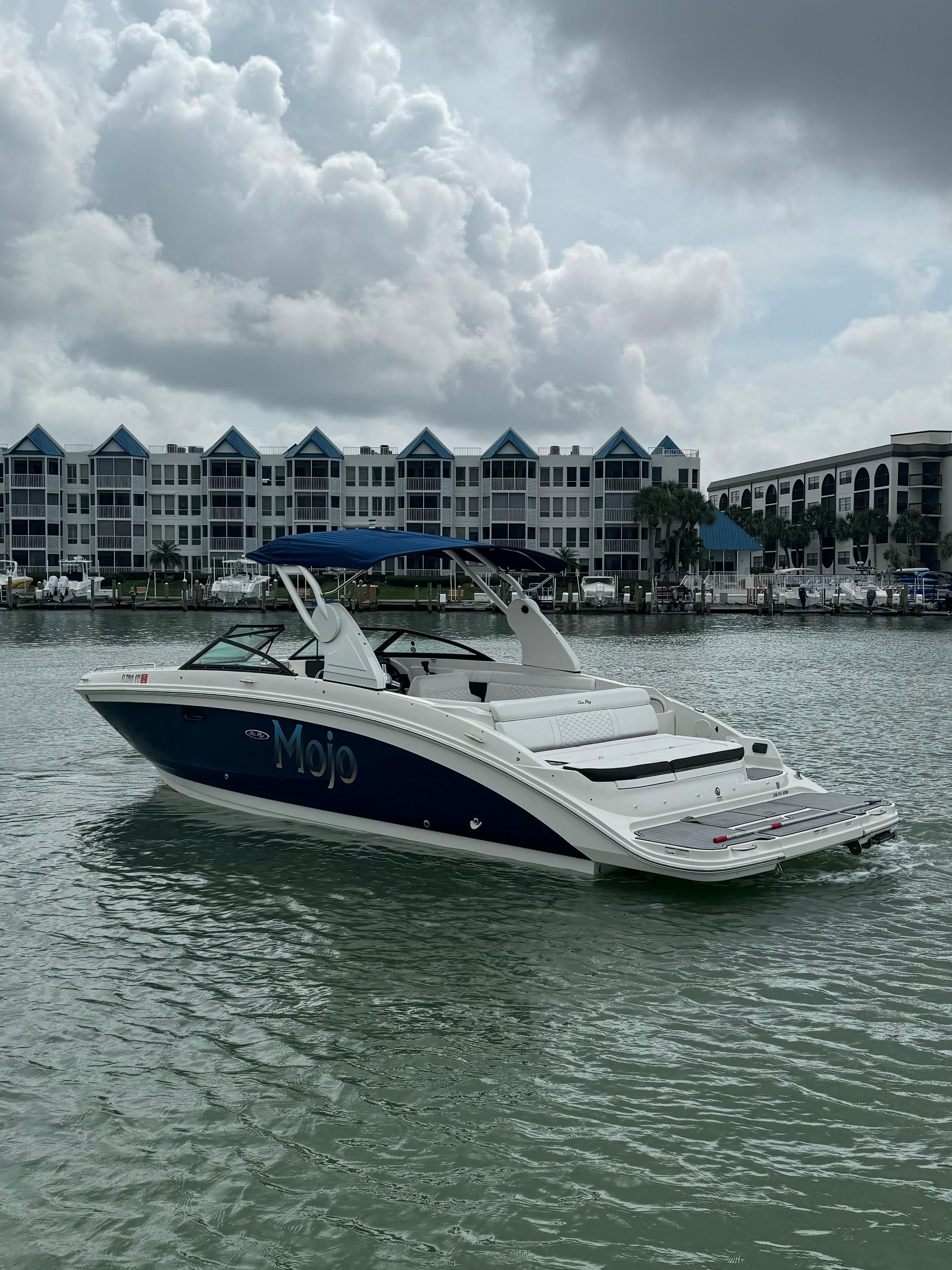 2019 Sea Ray 27 SDX Deck for sale - YachtWorld