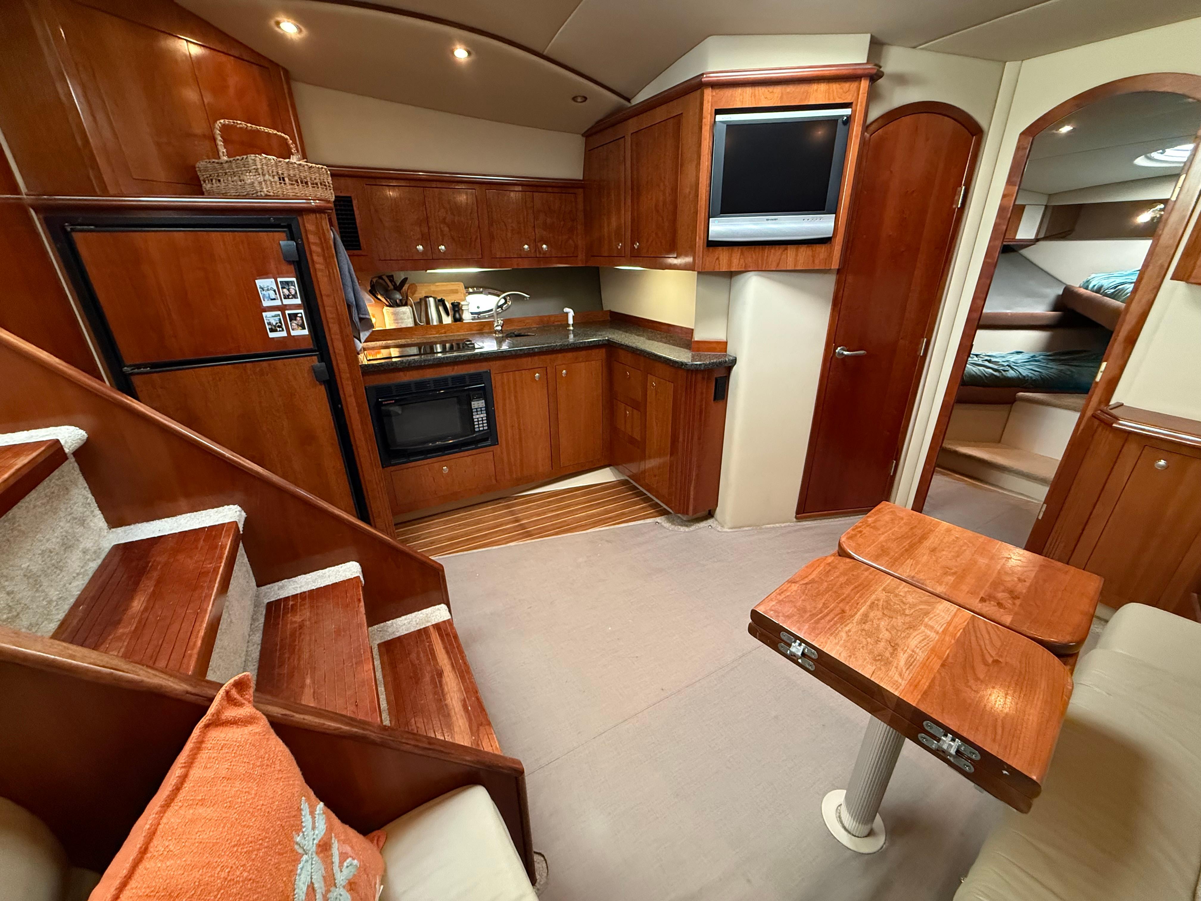 2006 Cruisers Yachts 460 Express Express Cruiser for sale - YachtWorld