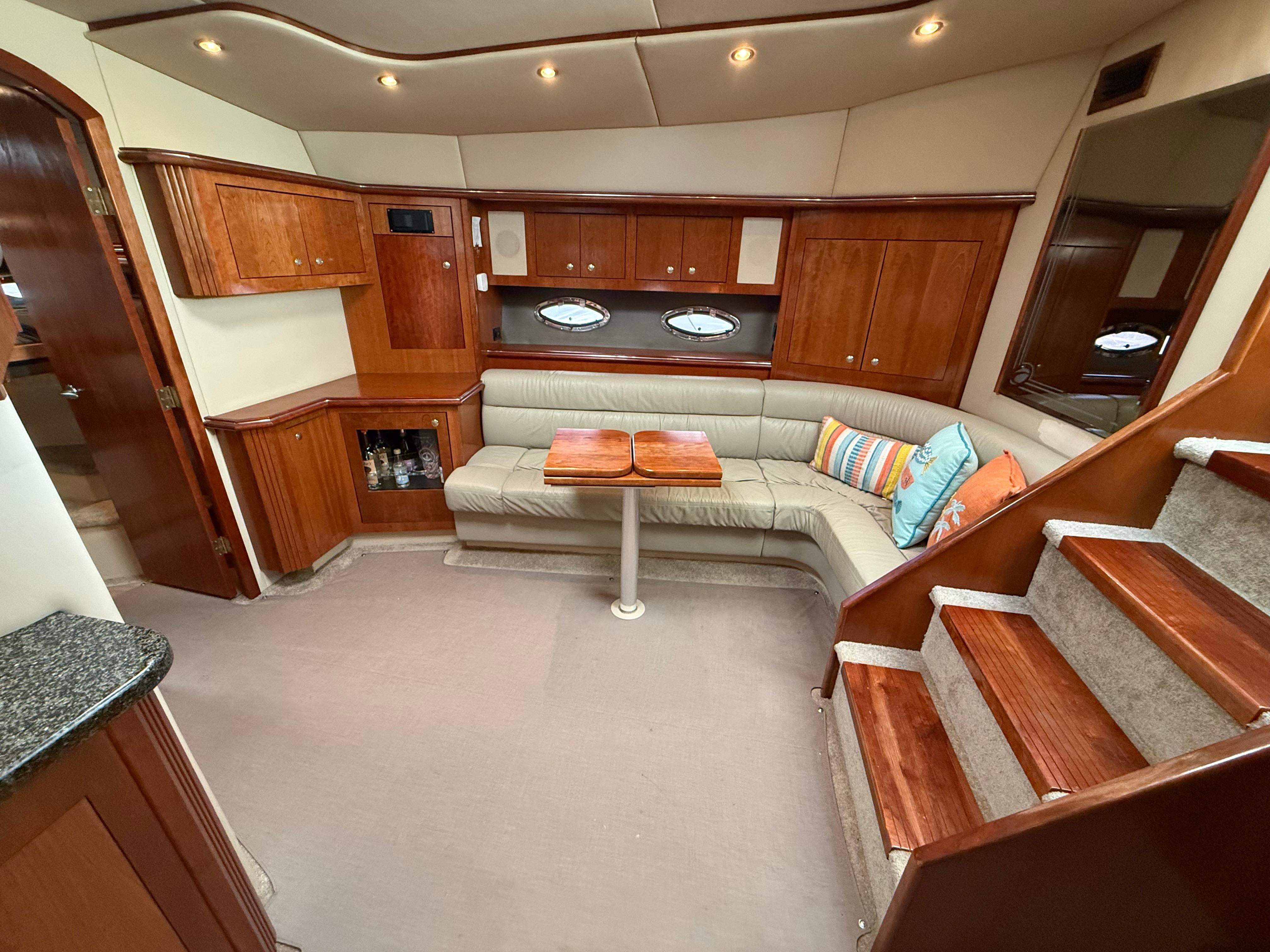 2006 Cruisers Yachts 460 Express Express Cruiser for sale - YachtWorld