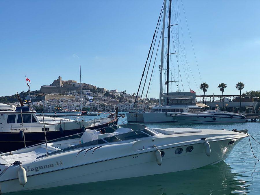 2005 Magnum 44 High Performance for sale - YachtWorld