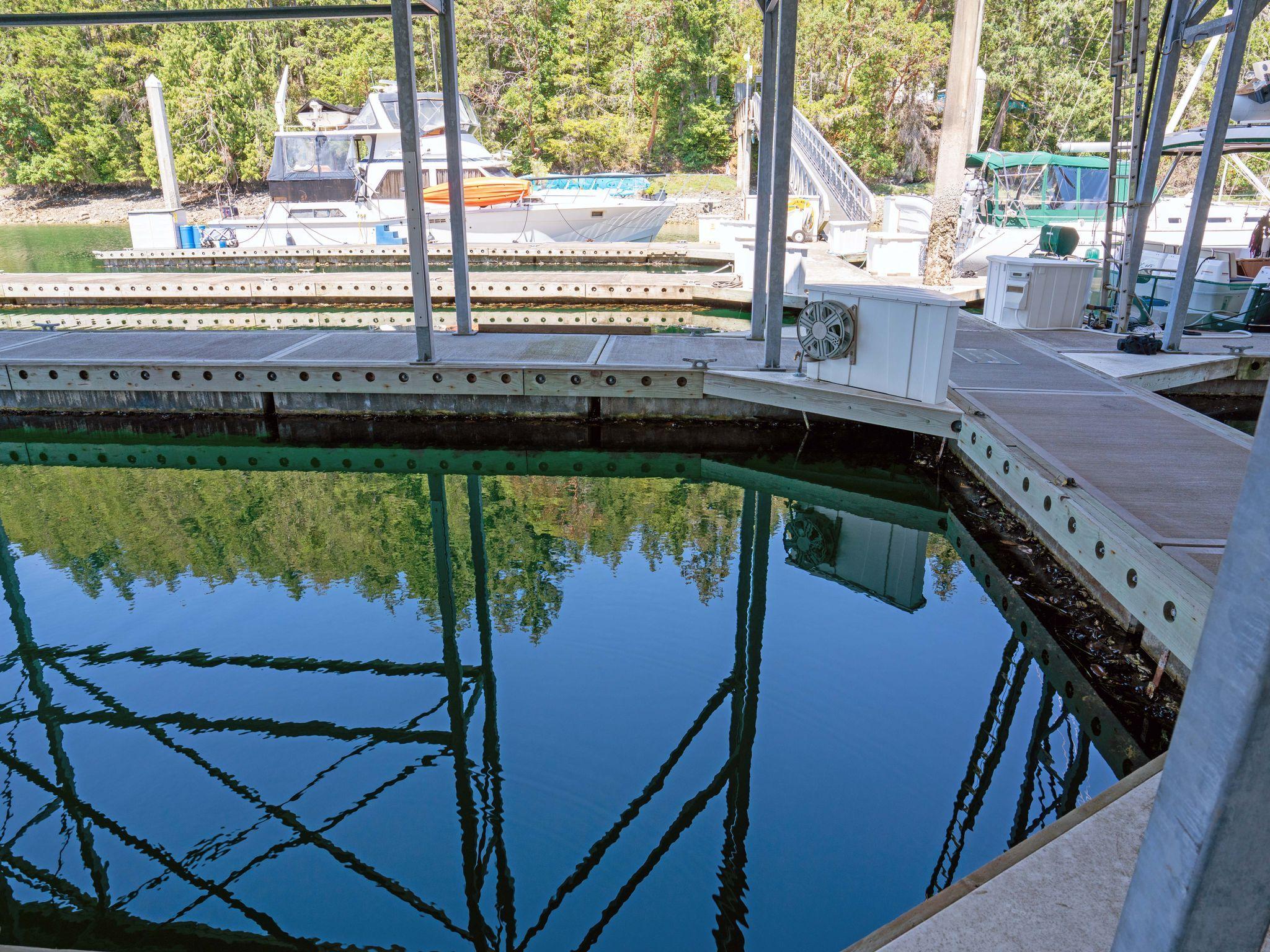 2008 Custom Mooring Marina Berth Motor Yachts for sale - YachtWorld