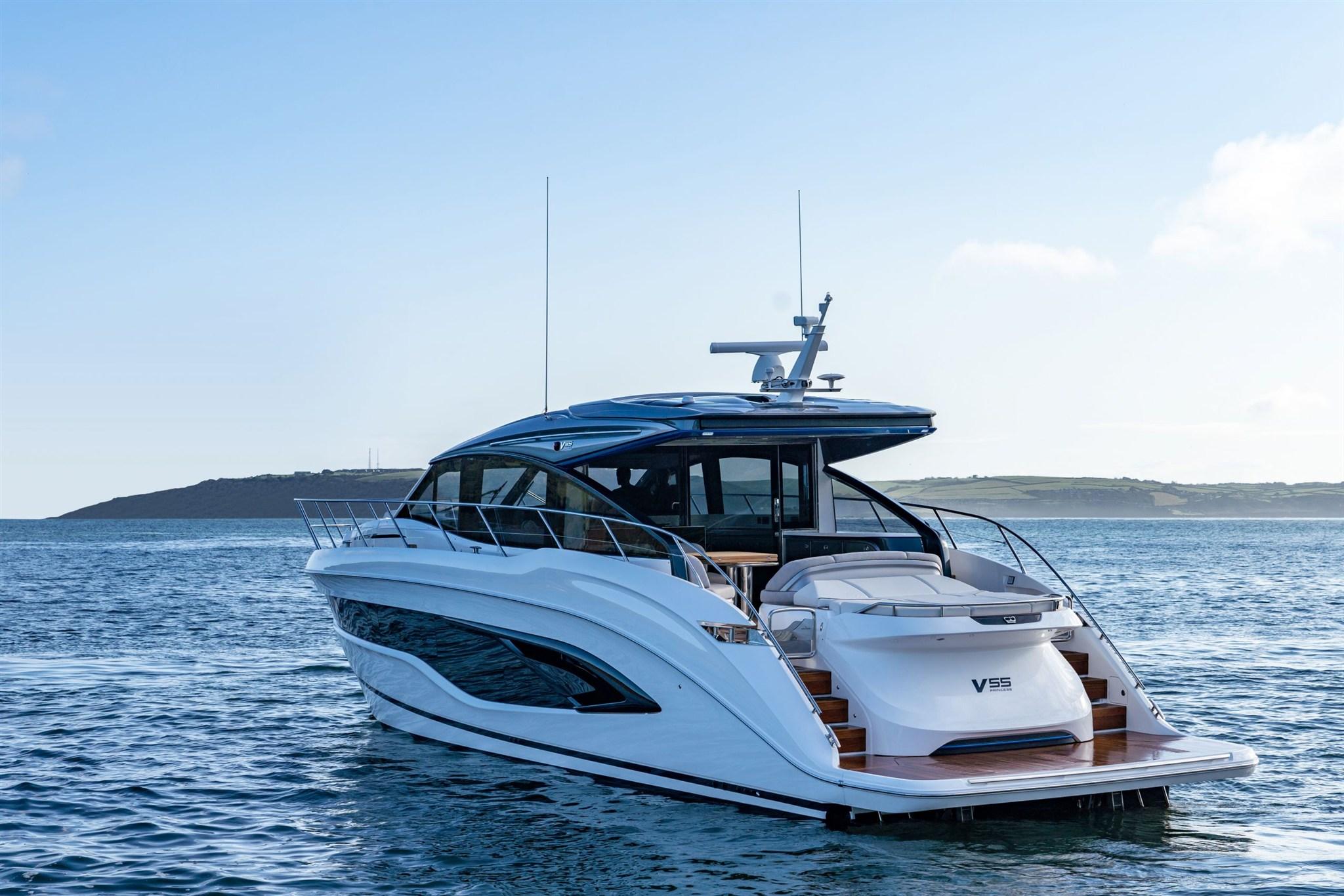 Neuf 2026 Princess V55 | YachtFocus