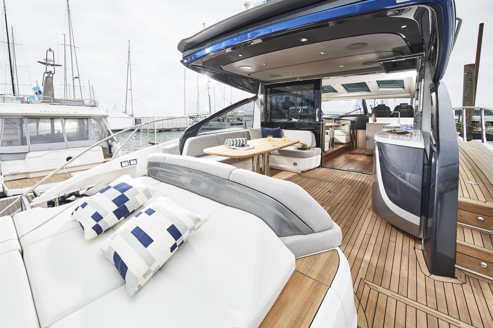 Neuf 2026 Princess V55 | YachtFocus