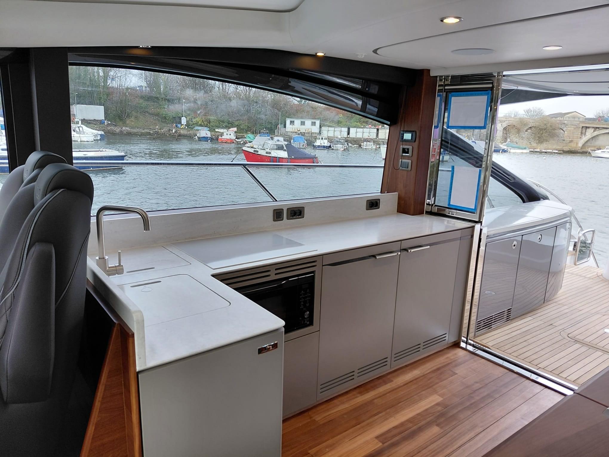 Nuevo 2026 Princess V55 | TopBarcos.com