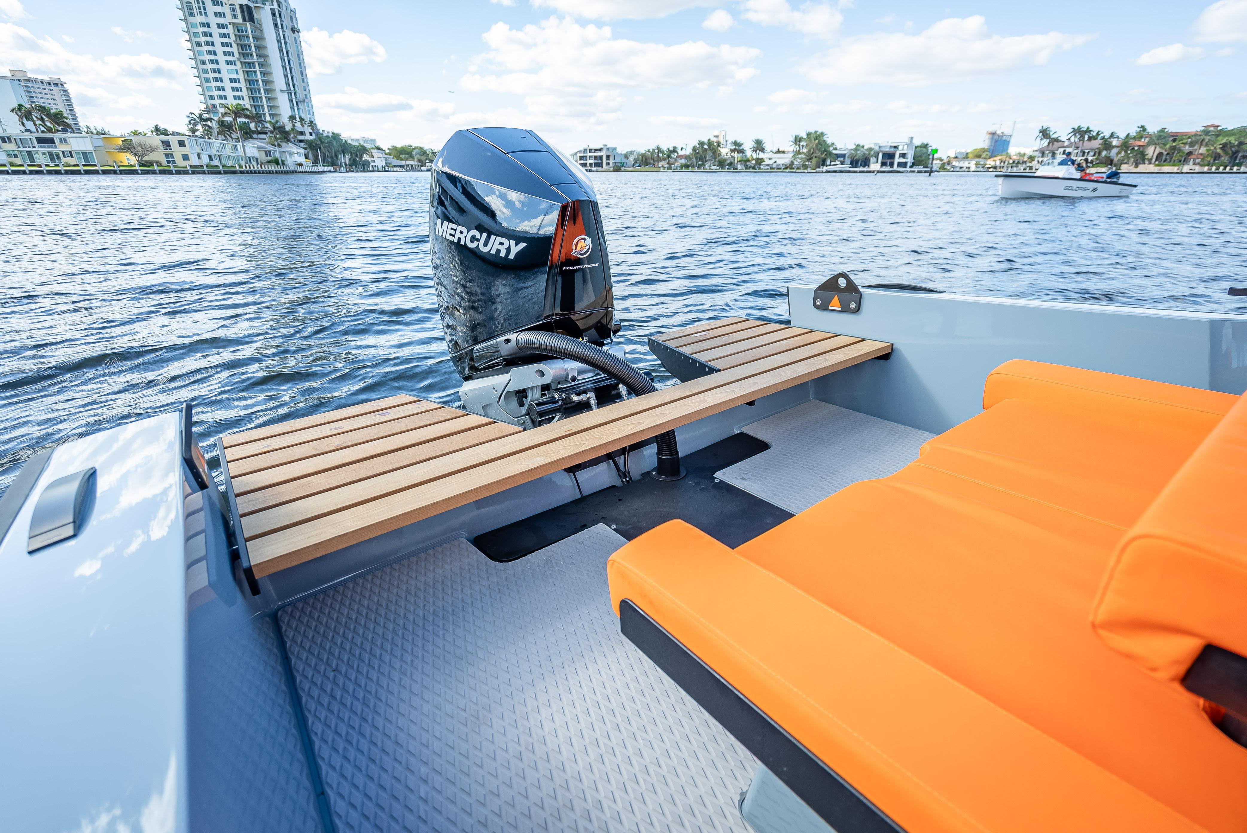 2024 Goldfish 28 Tender Center Console Boote Kaufen - YachtWorld