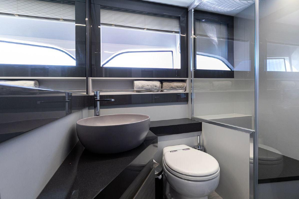 2018 Pershing 5x Cruiser for sale - YachtWorld