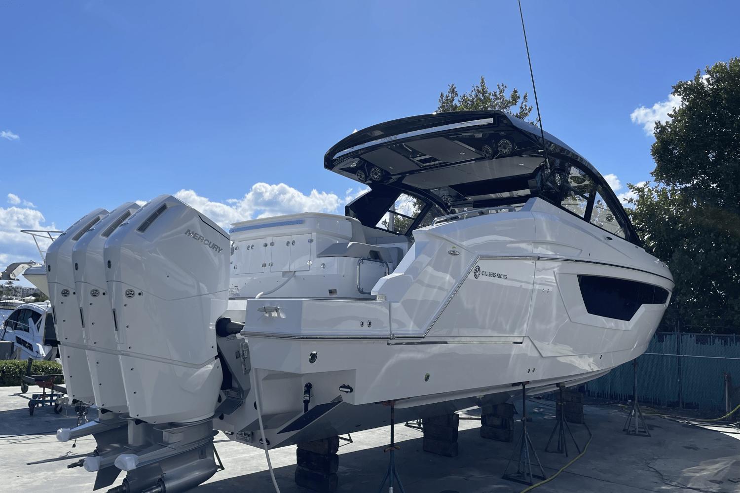 2024 Cruisers Yachts 50 GLS Outboard Yachts à moteur à vendre - YachtWorld