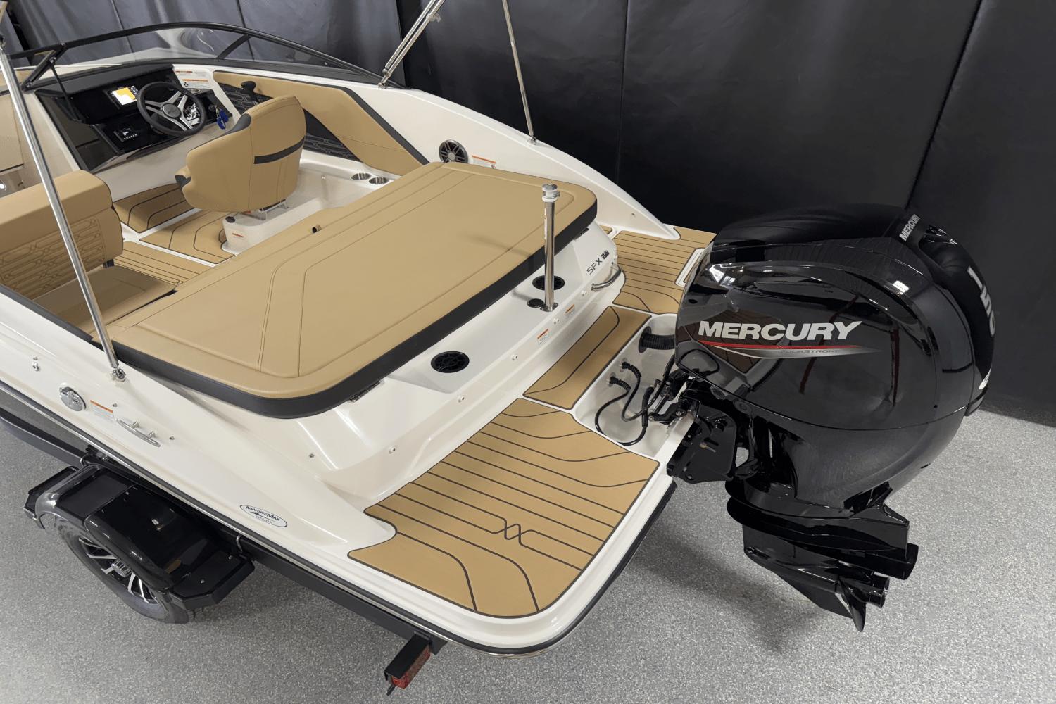 2025 Sea Ray SPX 190 Outboard Runabout boten te koop- YachtWorld