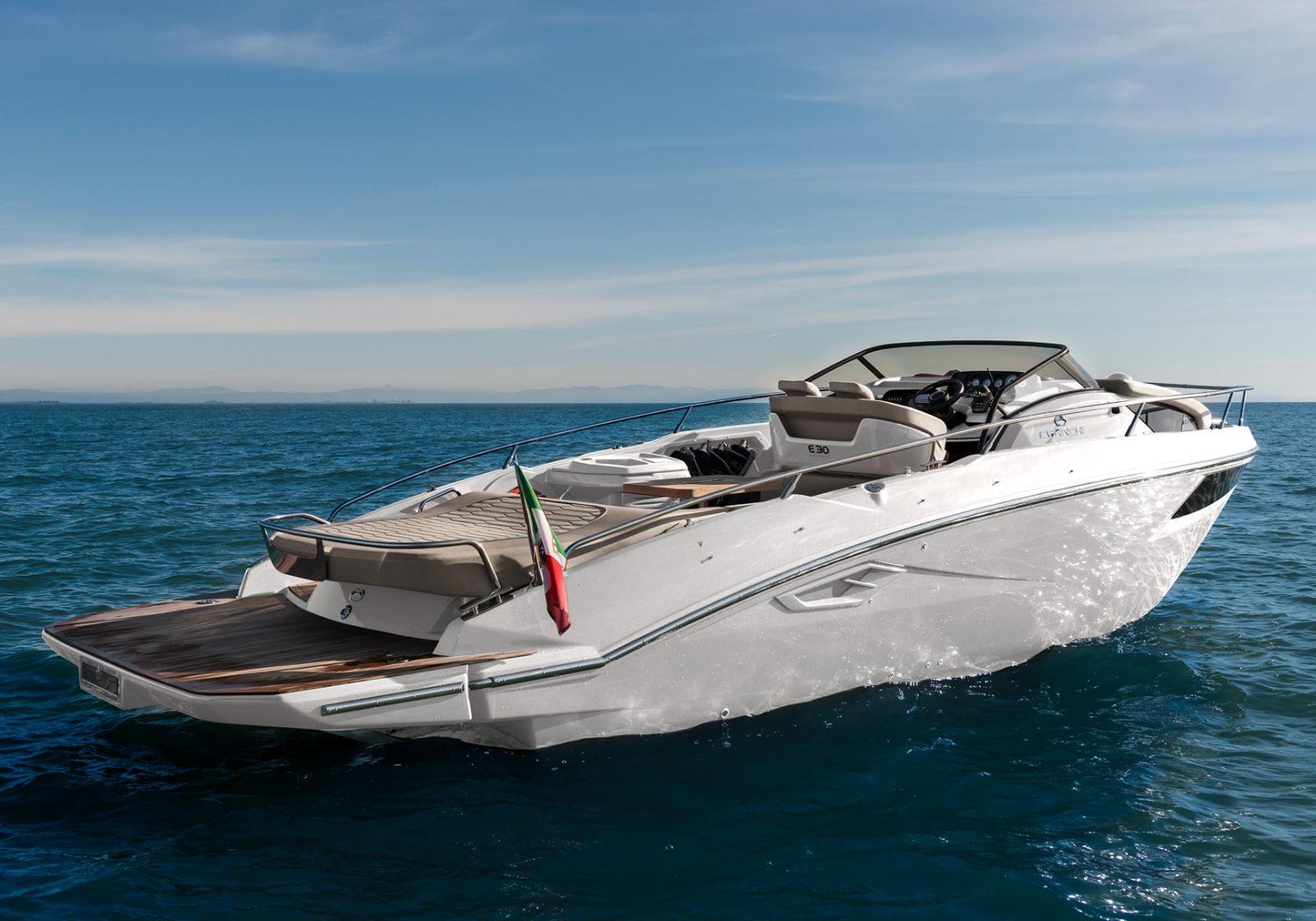 Cranchi E30 Endurance Nuevo en Brescia - Cosas de Barcos