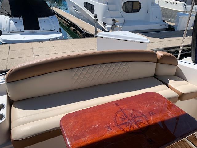 2004 Rinker 342 Fiesta Vee Express Cruiser for sale - YachtWorld