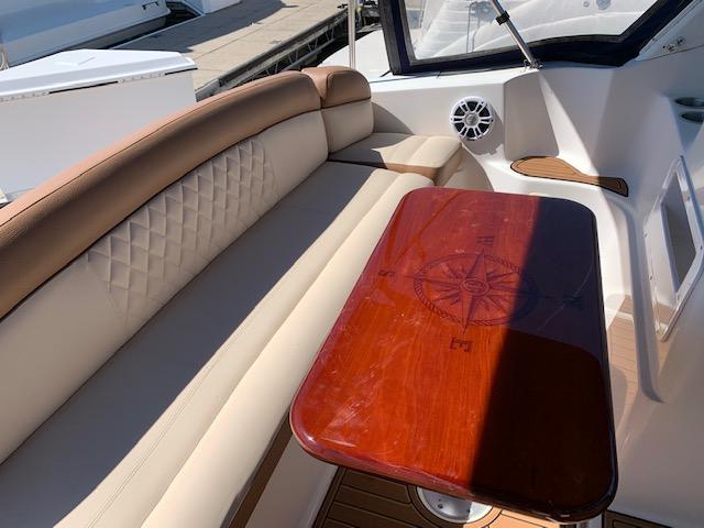 2004 Rinker 342 Fiesta Vee Express Cruiser for sale - YachtWorld