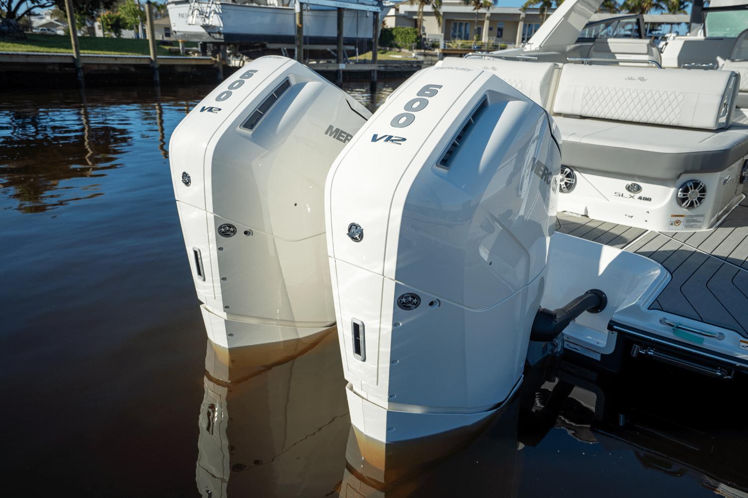 2024 Sea Ray 400 SLX Outboard Motorcruiser Kaufen - YachtWorld