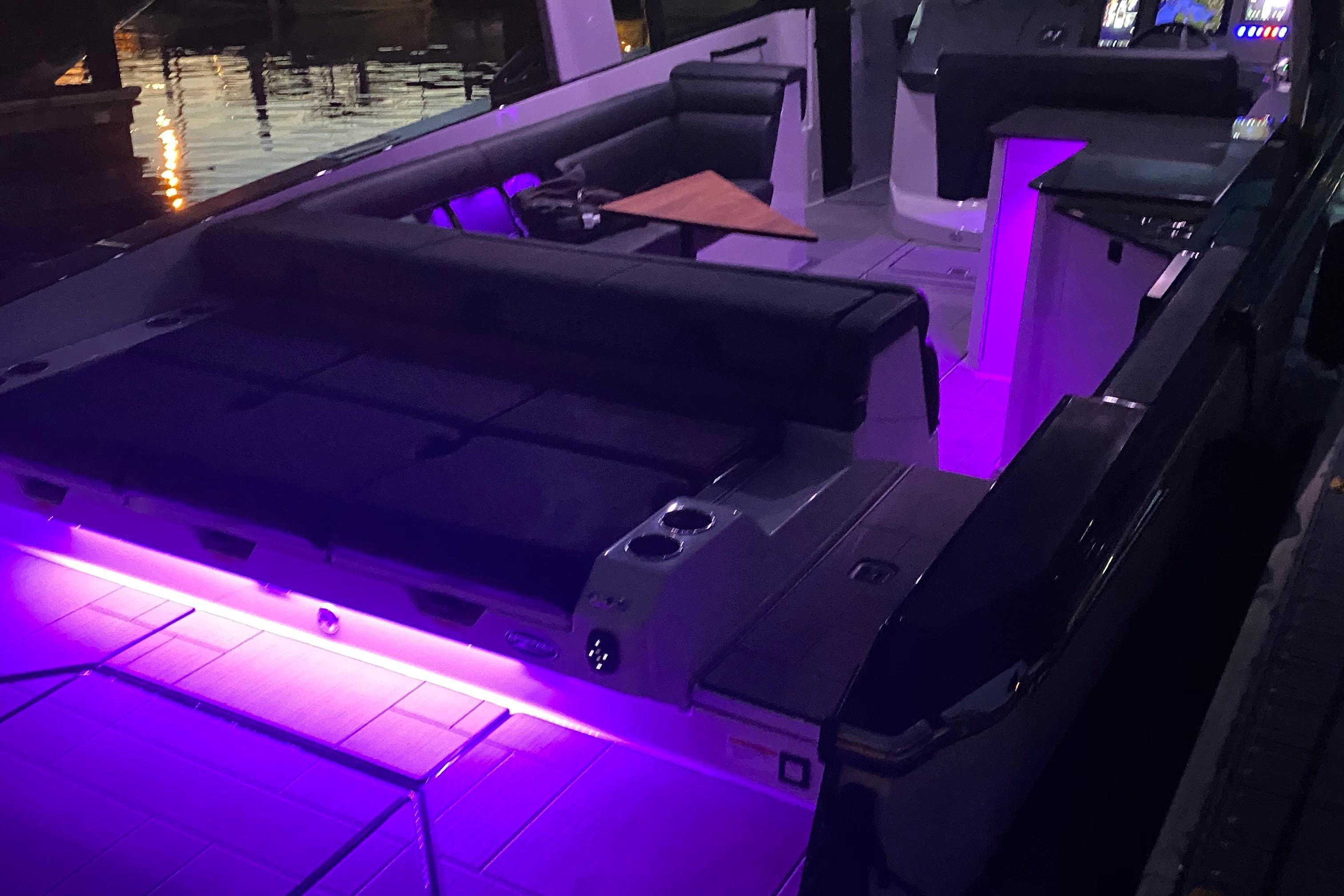 2020 Aviara AV32 I/O Bowrider for sale - YachtWorld