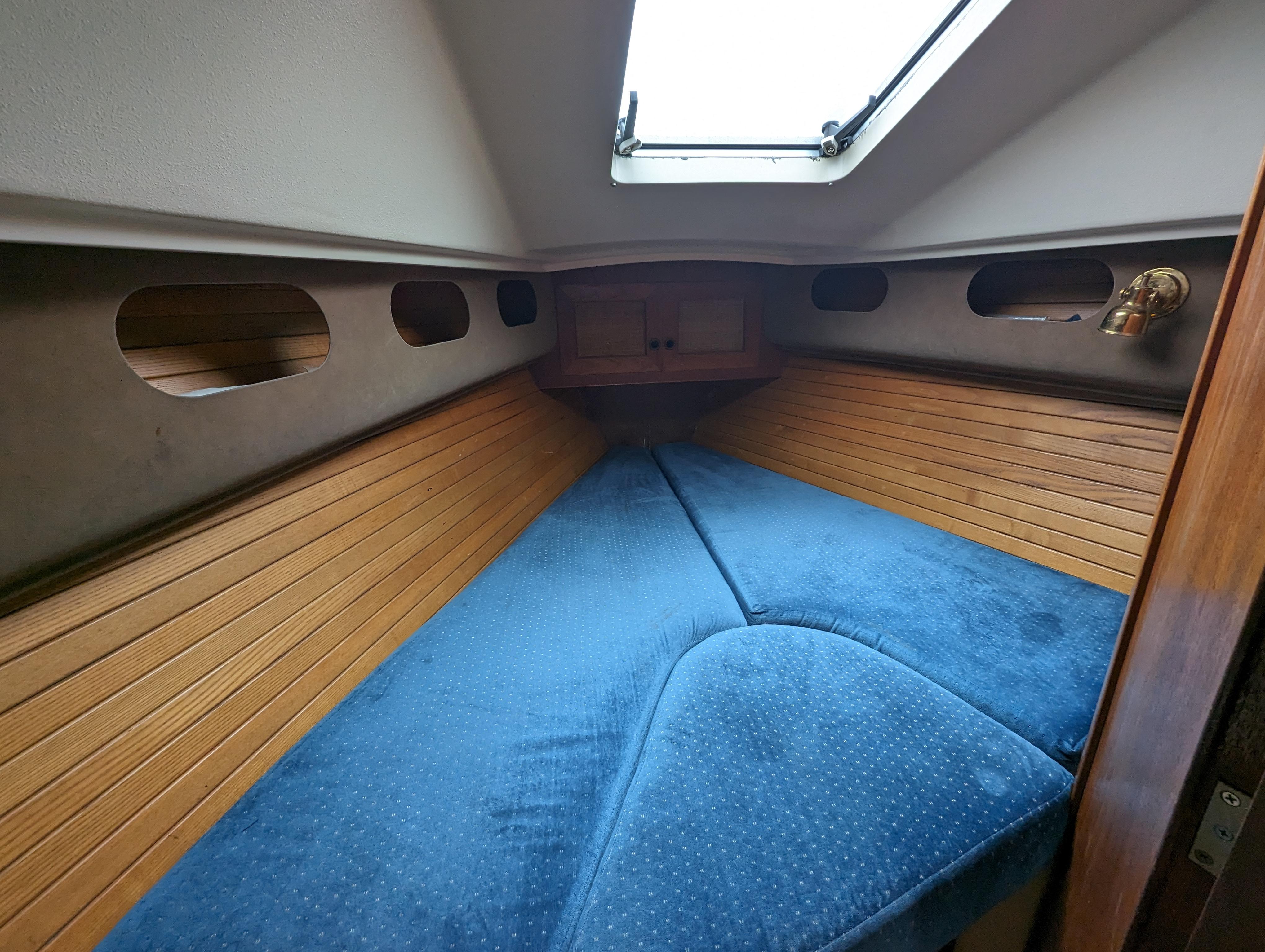 1989 Canadian Sailcraft CS36 Merlin Sloop for sale - YachtWorld