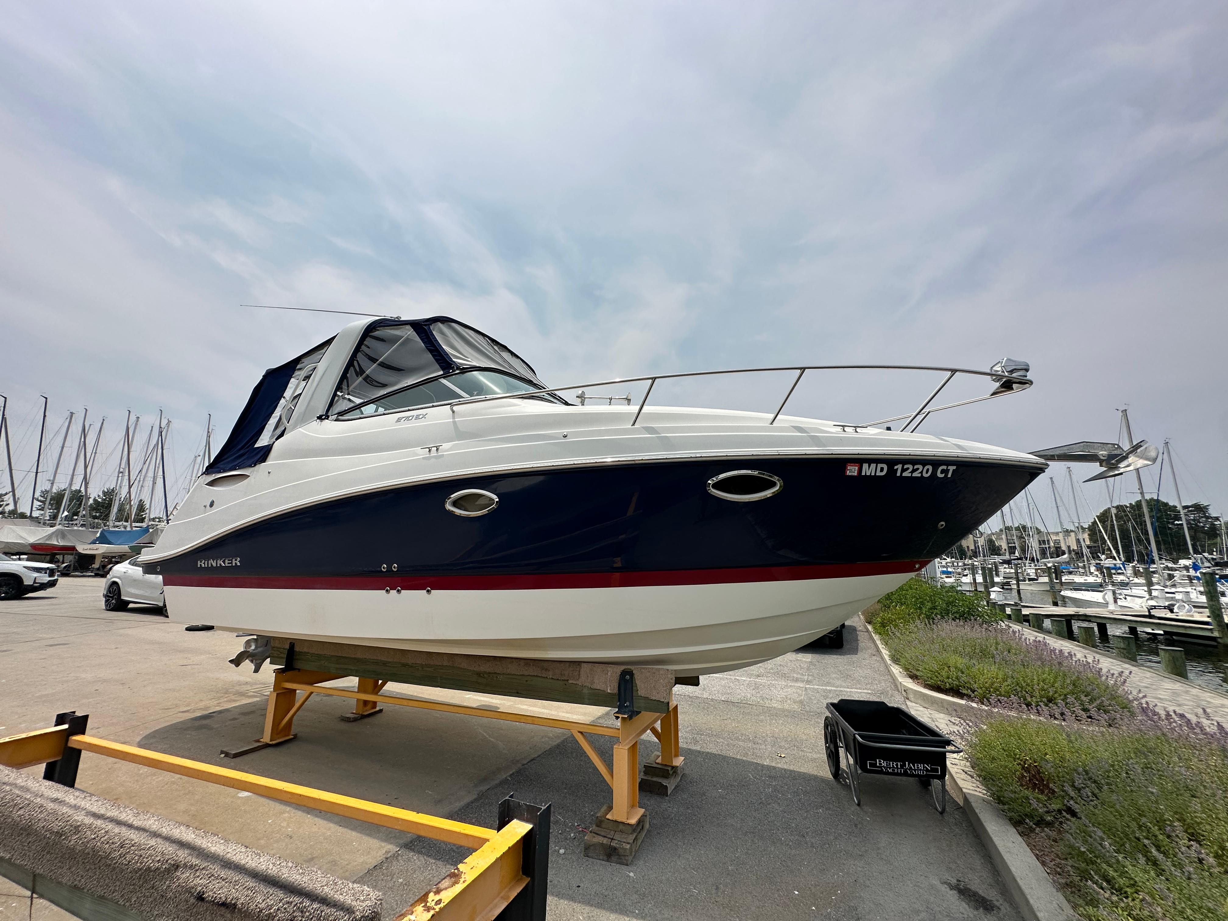 2018 Rinker EX 270 Express Cruiser for sale - YachtWorld