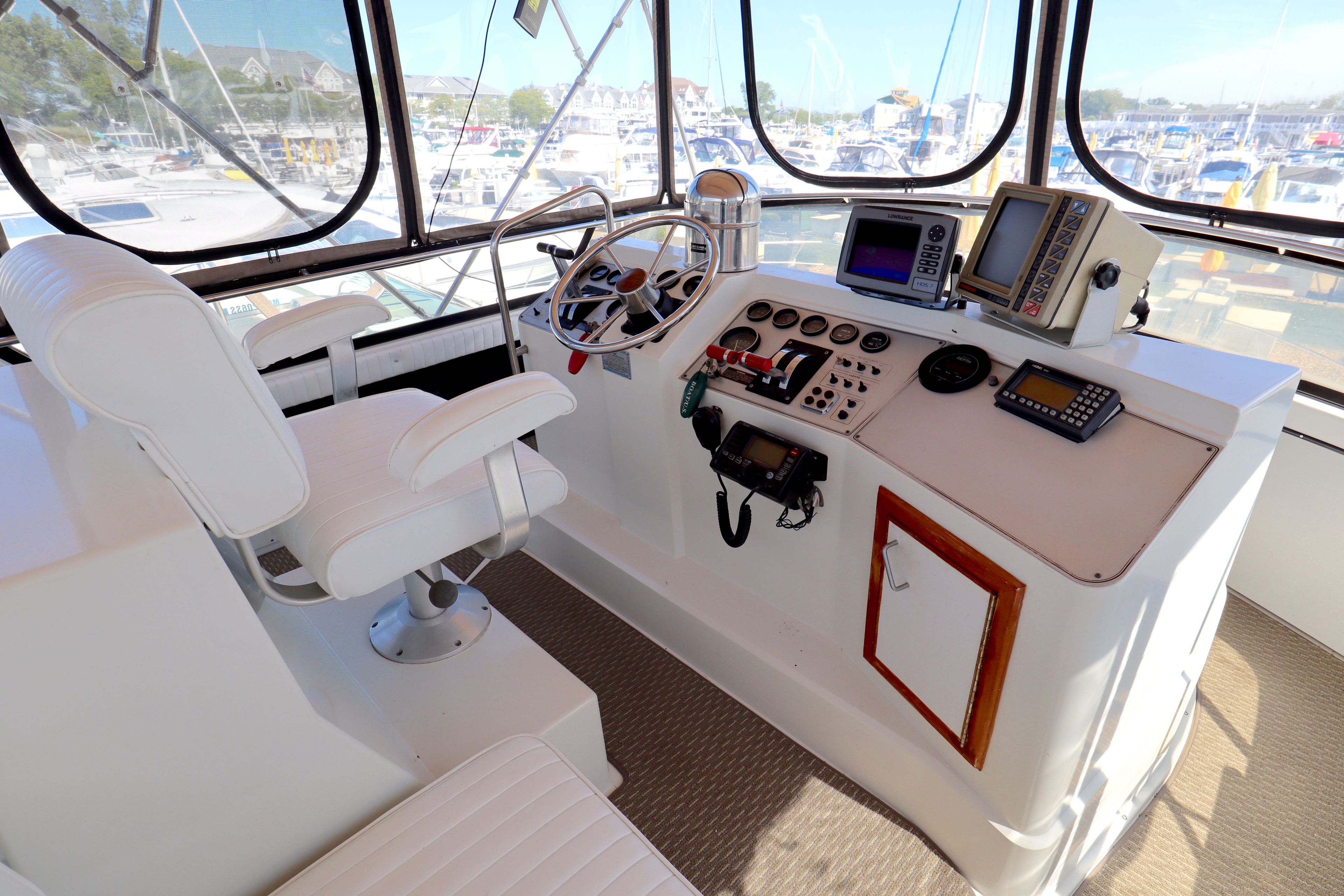 1988 Carver 38 Aft Cabin Motor Yacht 3807 - Weber Yachts