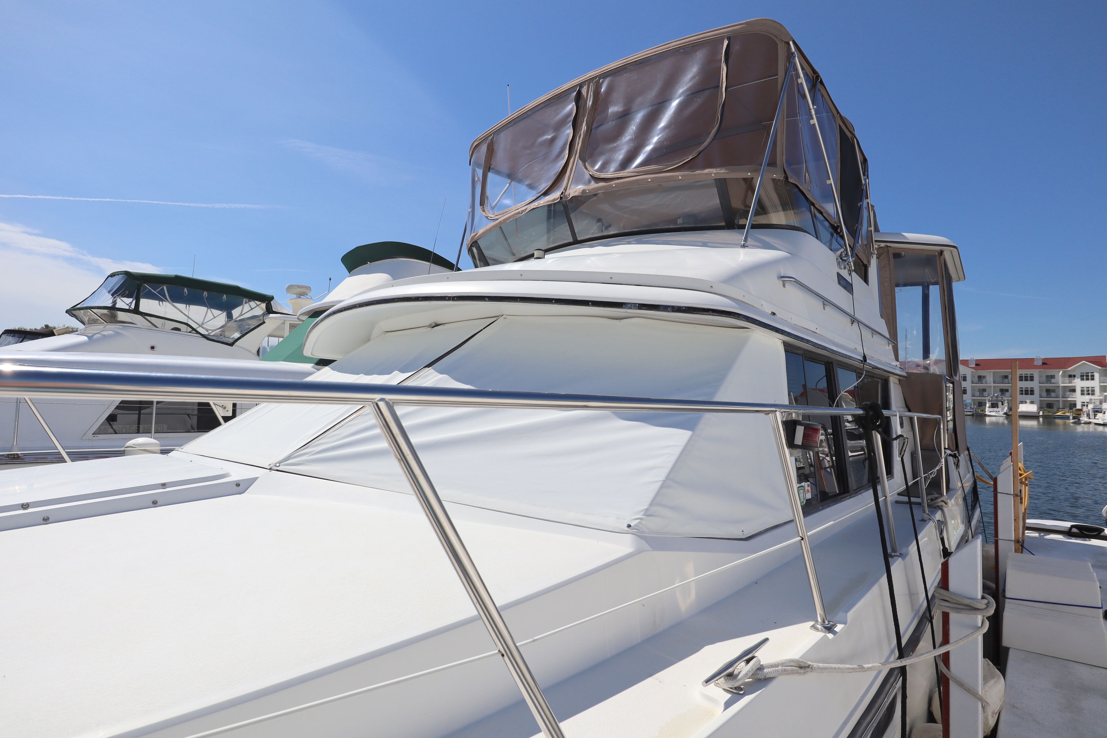 1988 Carver 38 Aft Cabin Motor Yacht 3807 - Weber Yachts