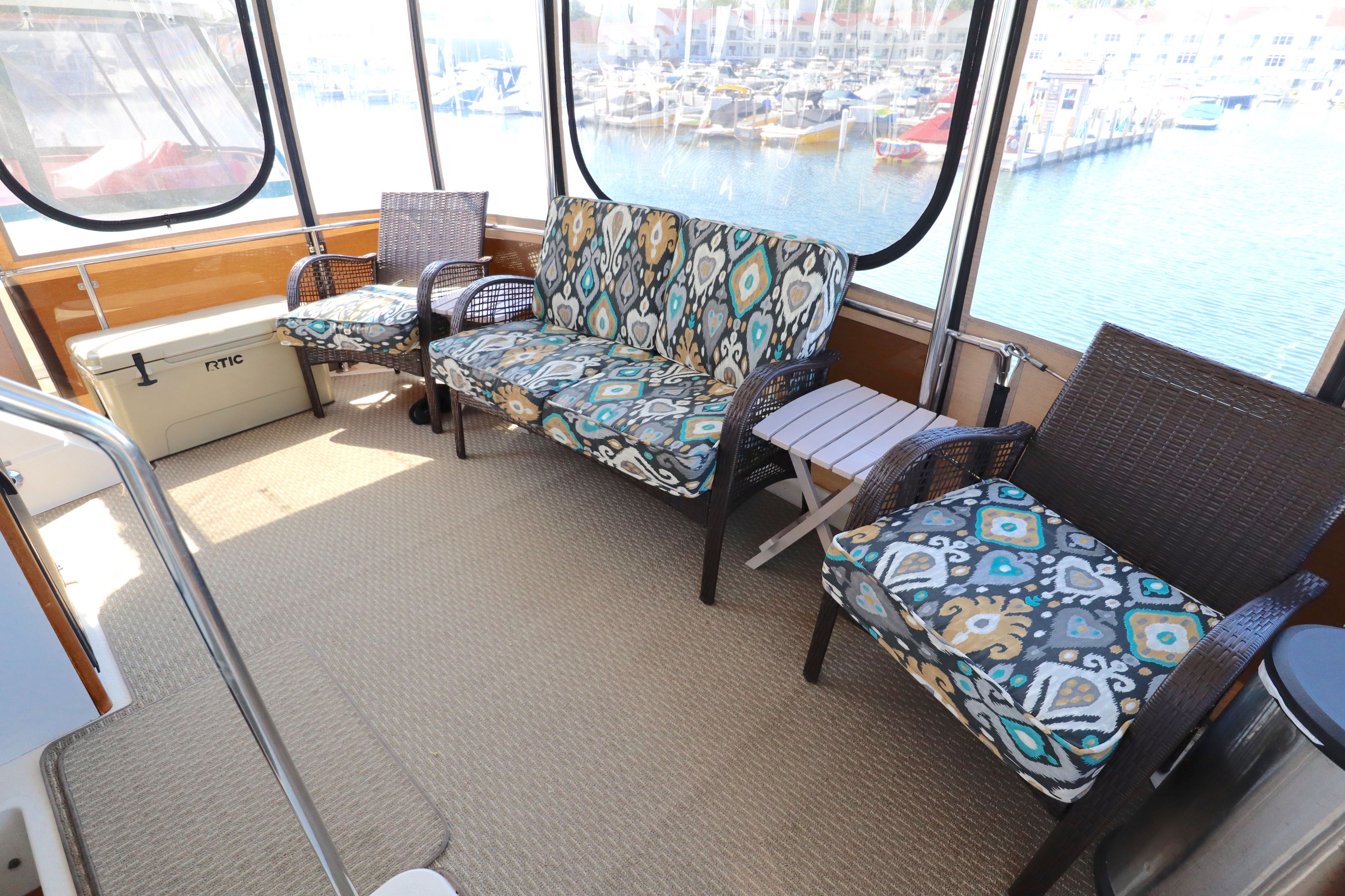 1988 Carver 38 Aft Cabin Motor Yacht 3807 - Weber Yachts